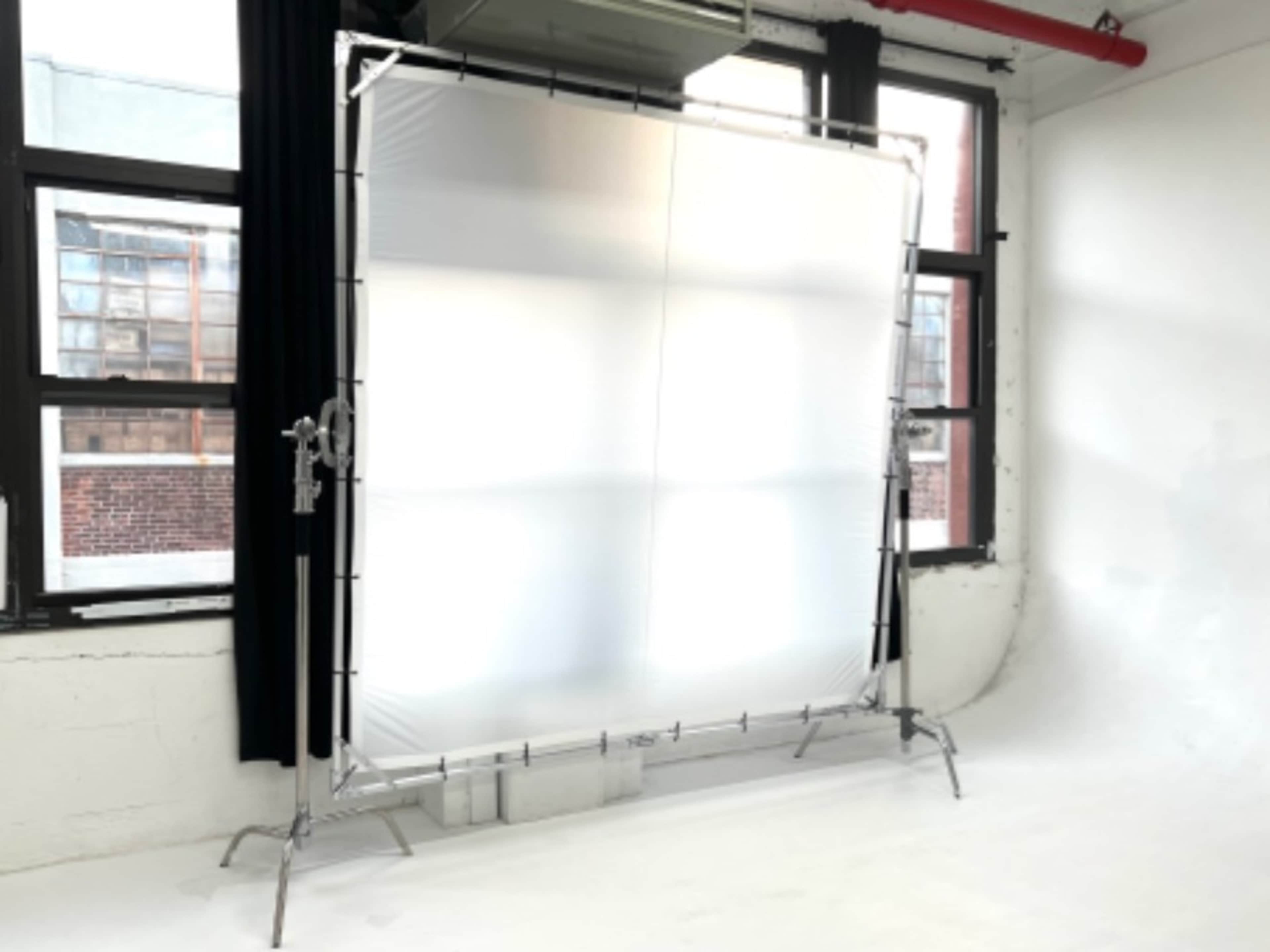 Bright CYC daylight studio, Maspeth, NY | Production | Peerspace