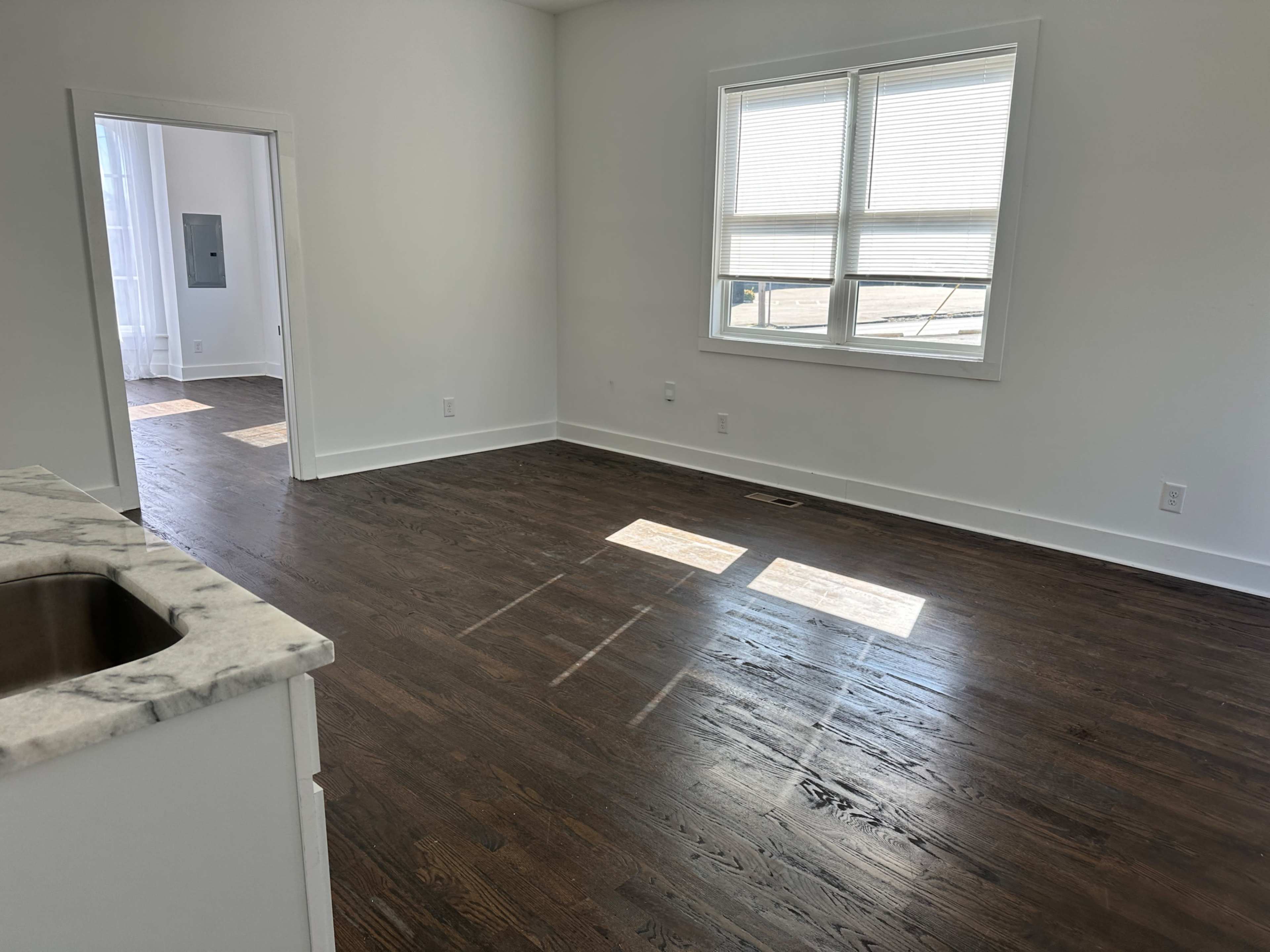 Dogwood Studio | Downtown Columbia All White Studio with Natural Light ...