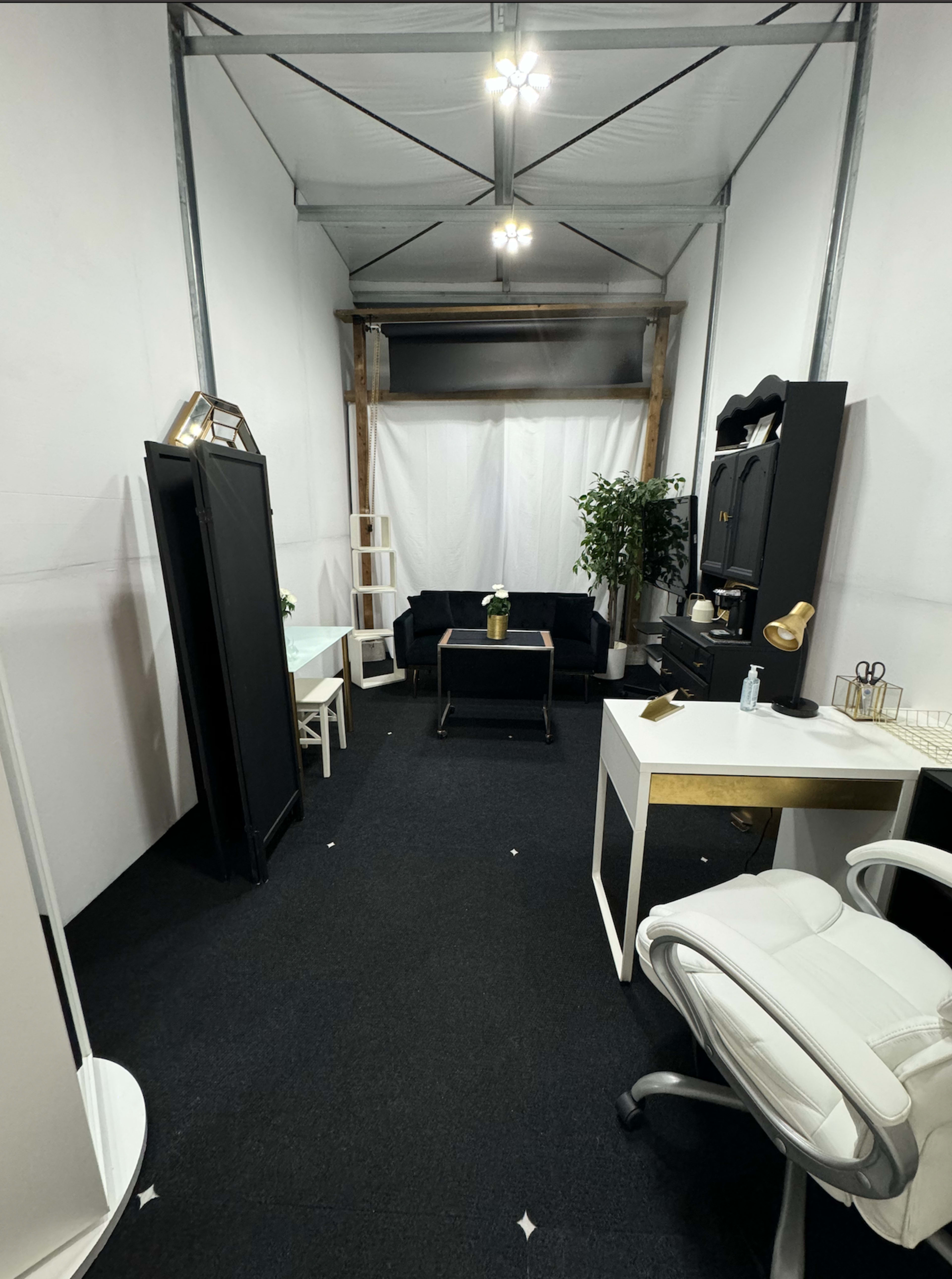 The “Unit” Studio with 12” Ceilings, Caledon | Production | Peerspace