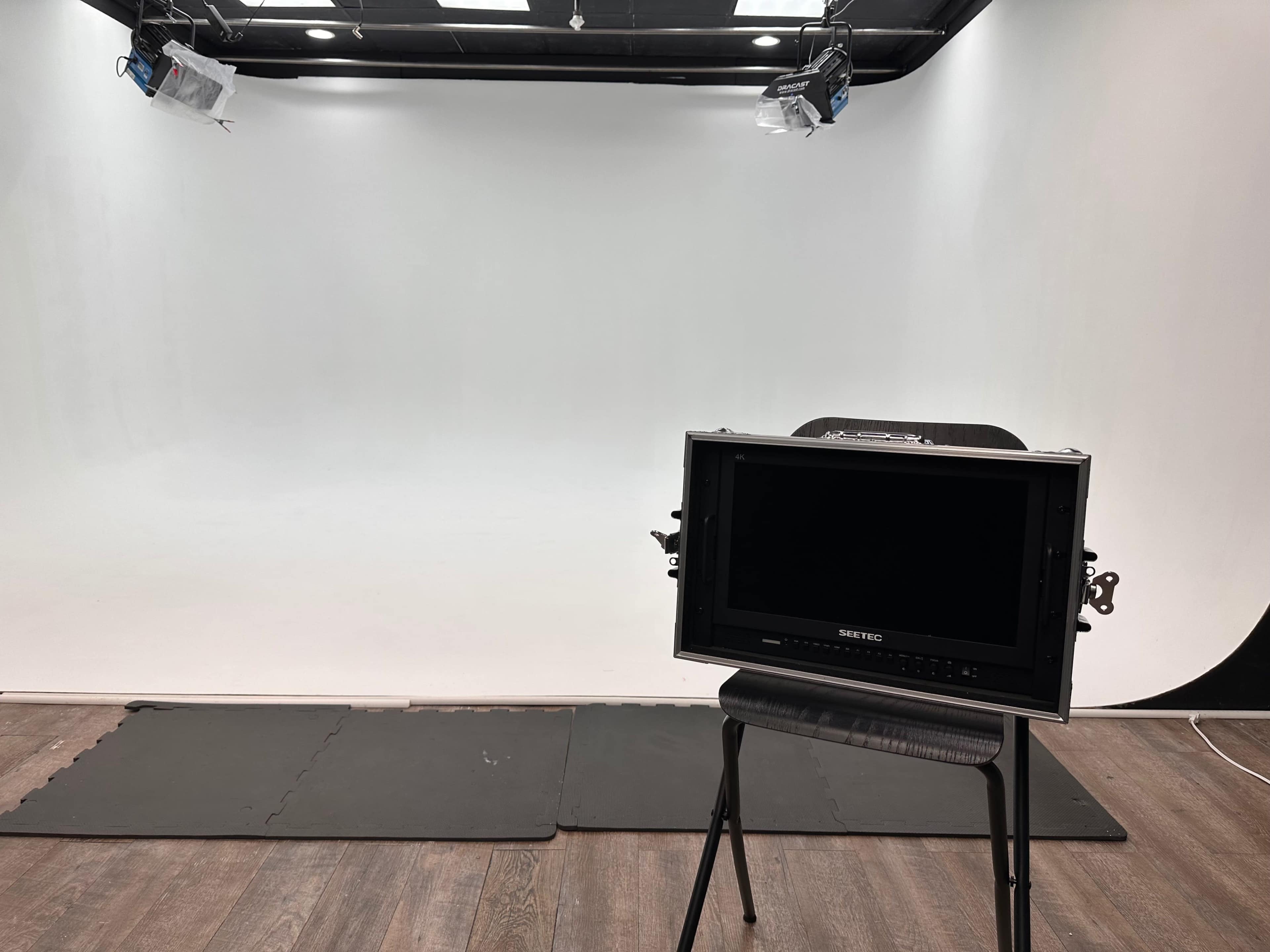Photo/Video Studio with White Cyclorama Set, Los Angeles, CA ...