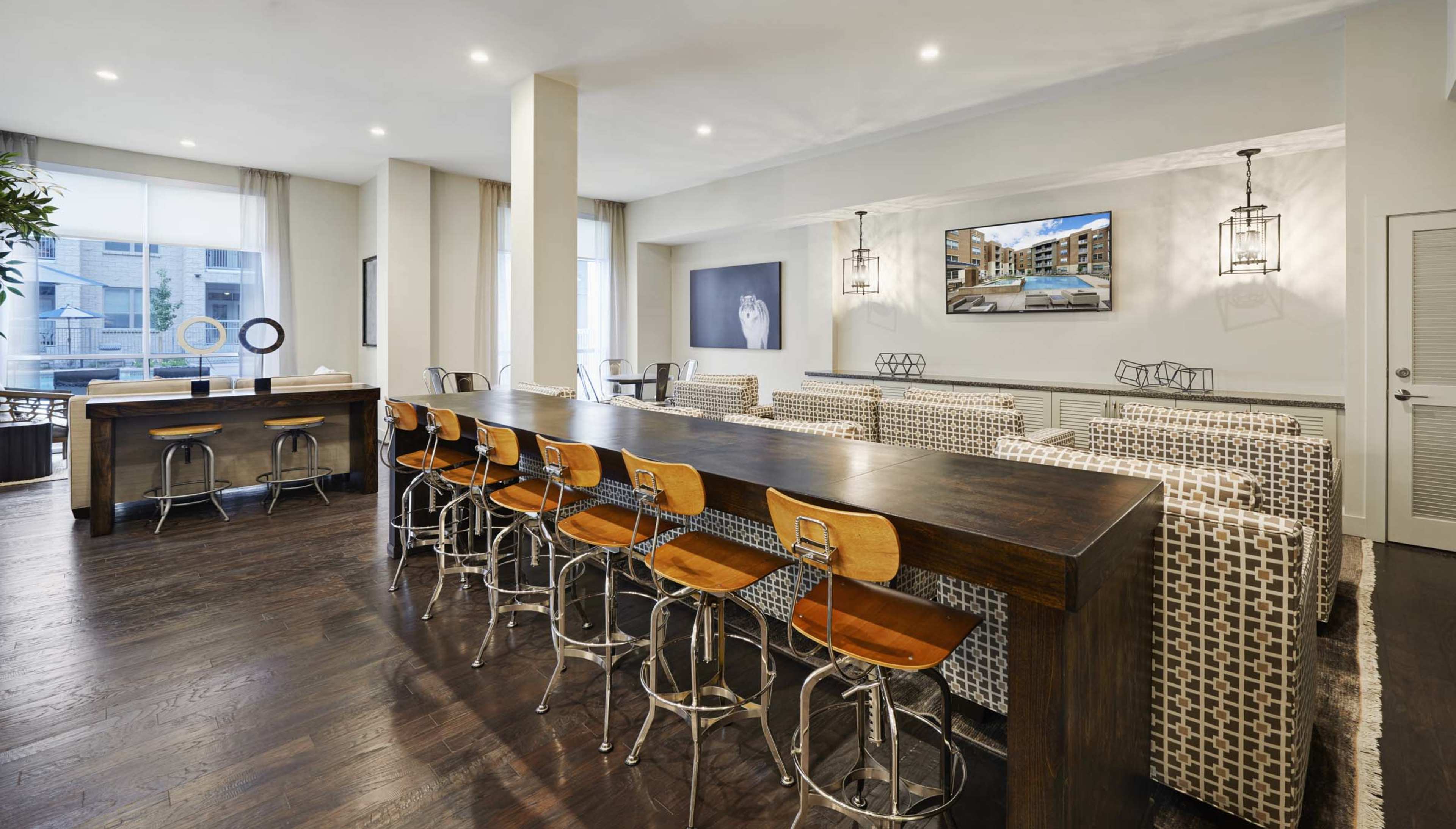 Spacious clubroom, perfect for dining or meetings - Lincoln Station ...