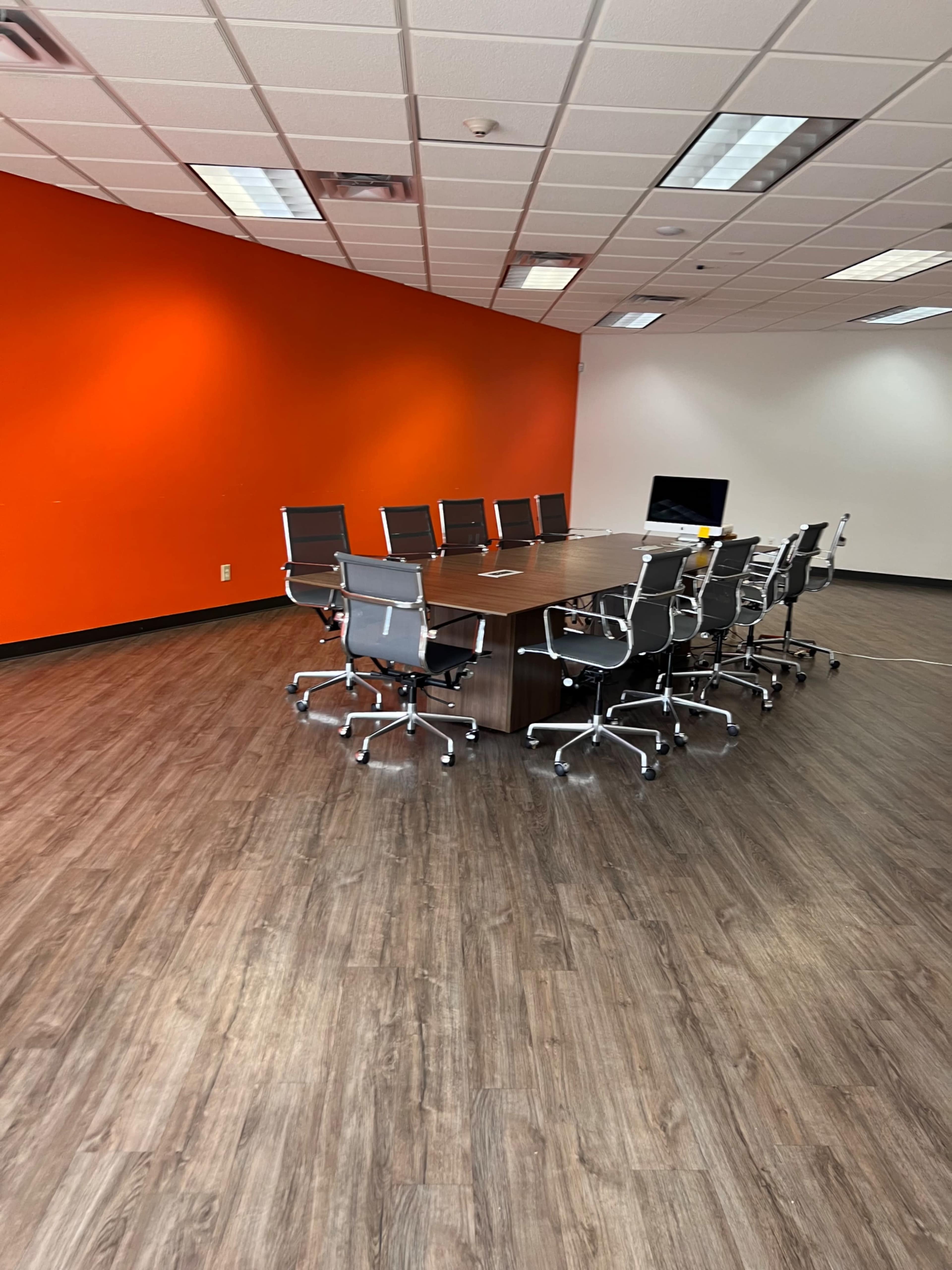 Modern 1,000 SF Photo + Video Studio with Lighting, Props, and ...