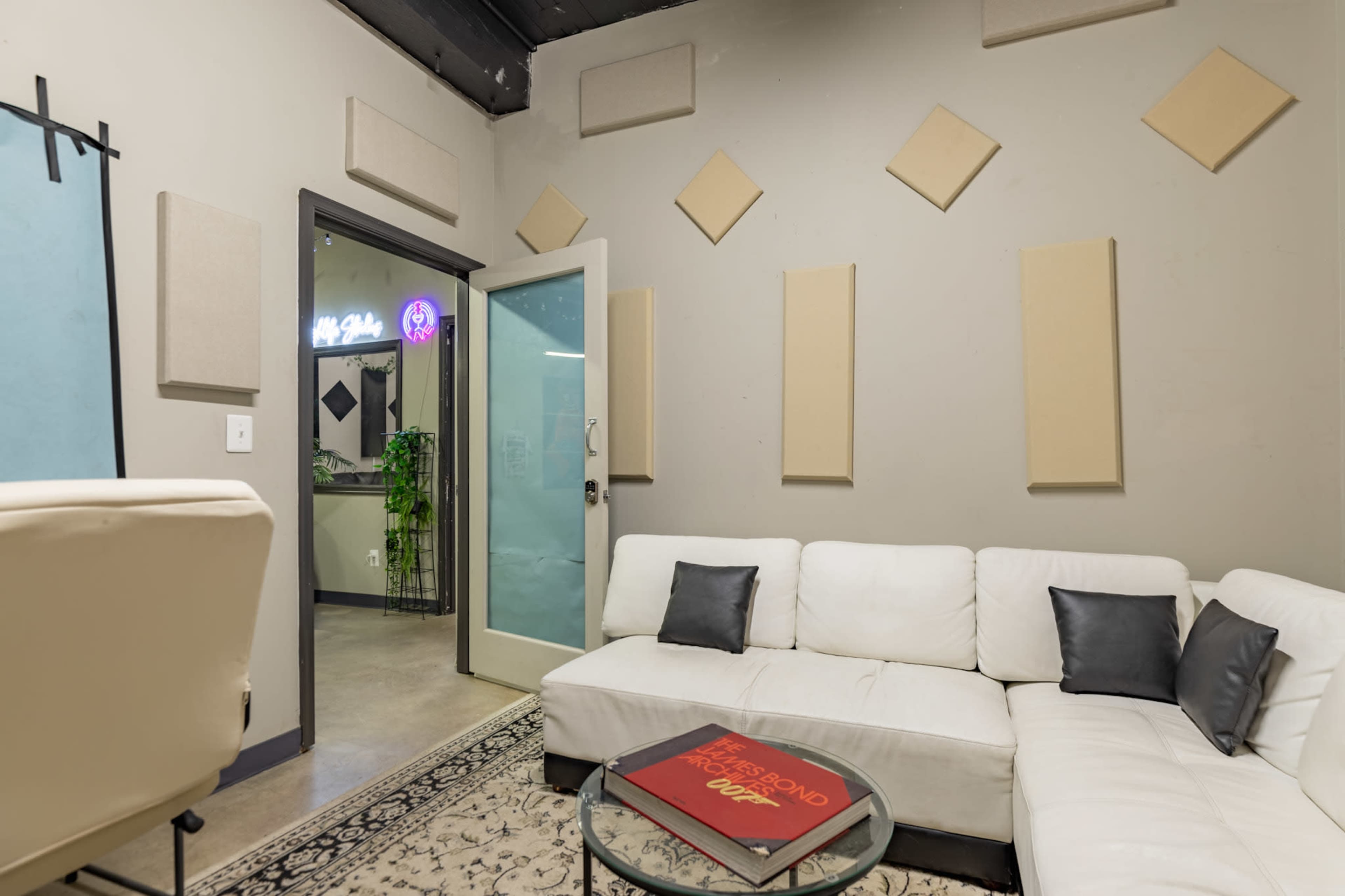 Hampden Creative Event Space With Recording Studio, Baltimore, MD | Production | Peerspace