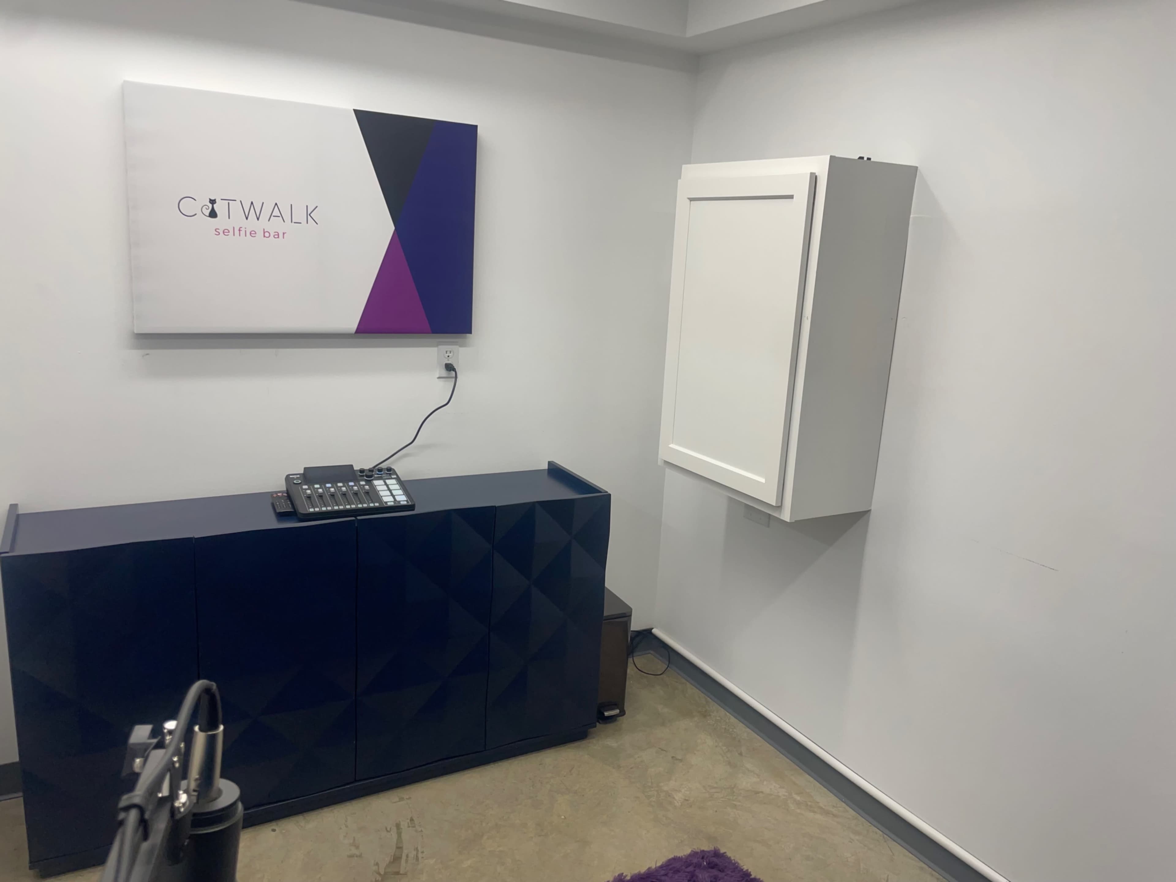 Catwalk Selfie Bar - fully equipped podcast studio, Coraopolis, PA ...