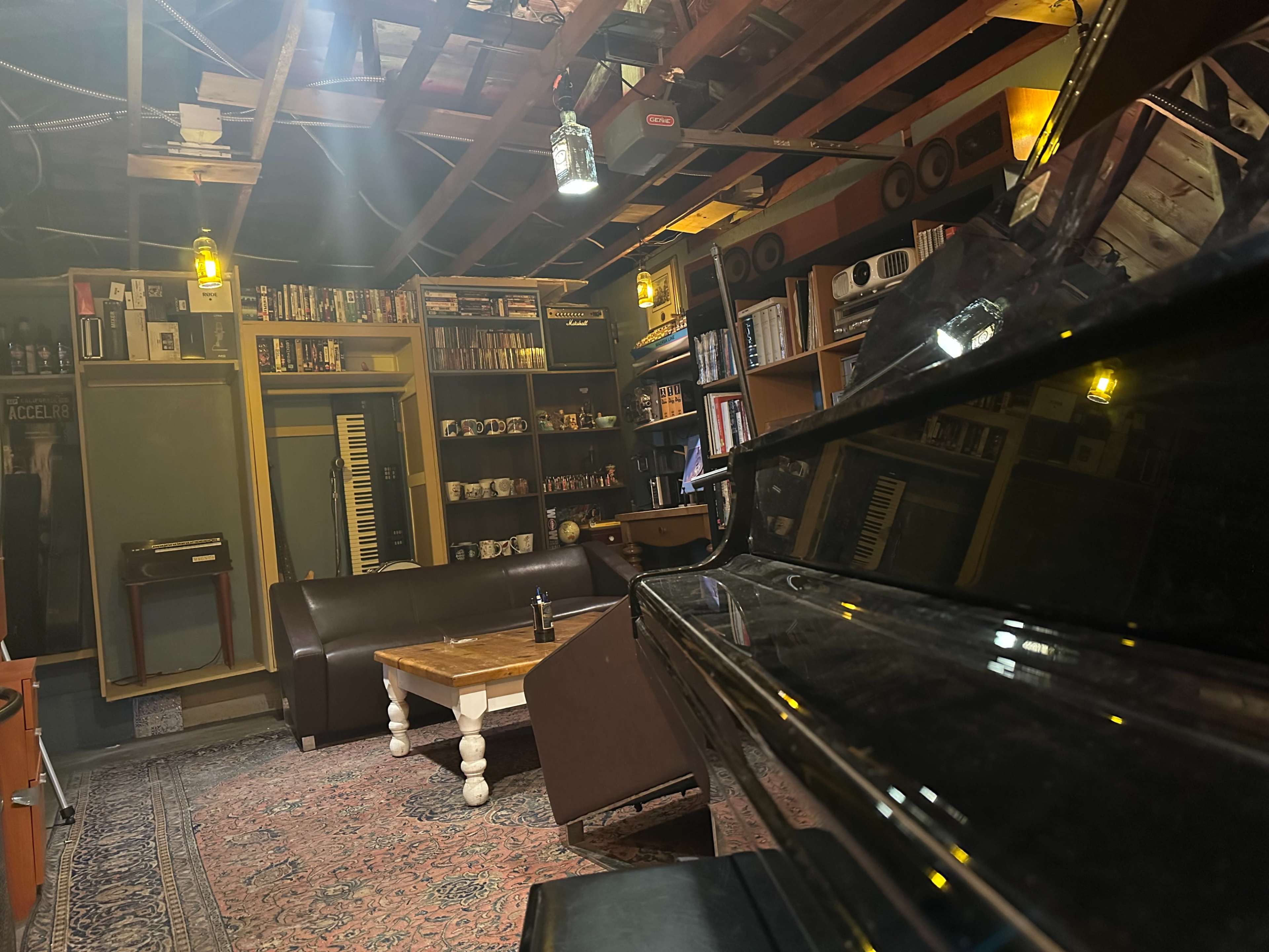 Blue Wave studio #1, Signal Hill, CA | Production | Peerspace