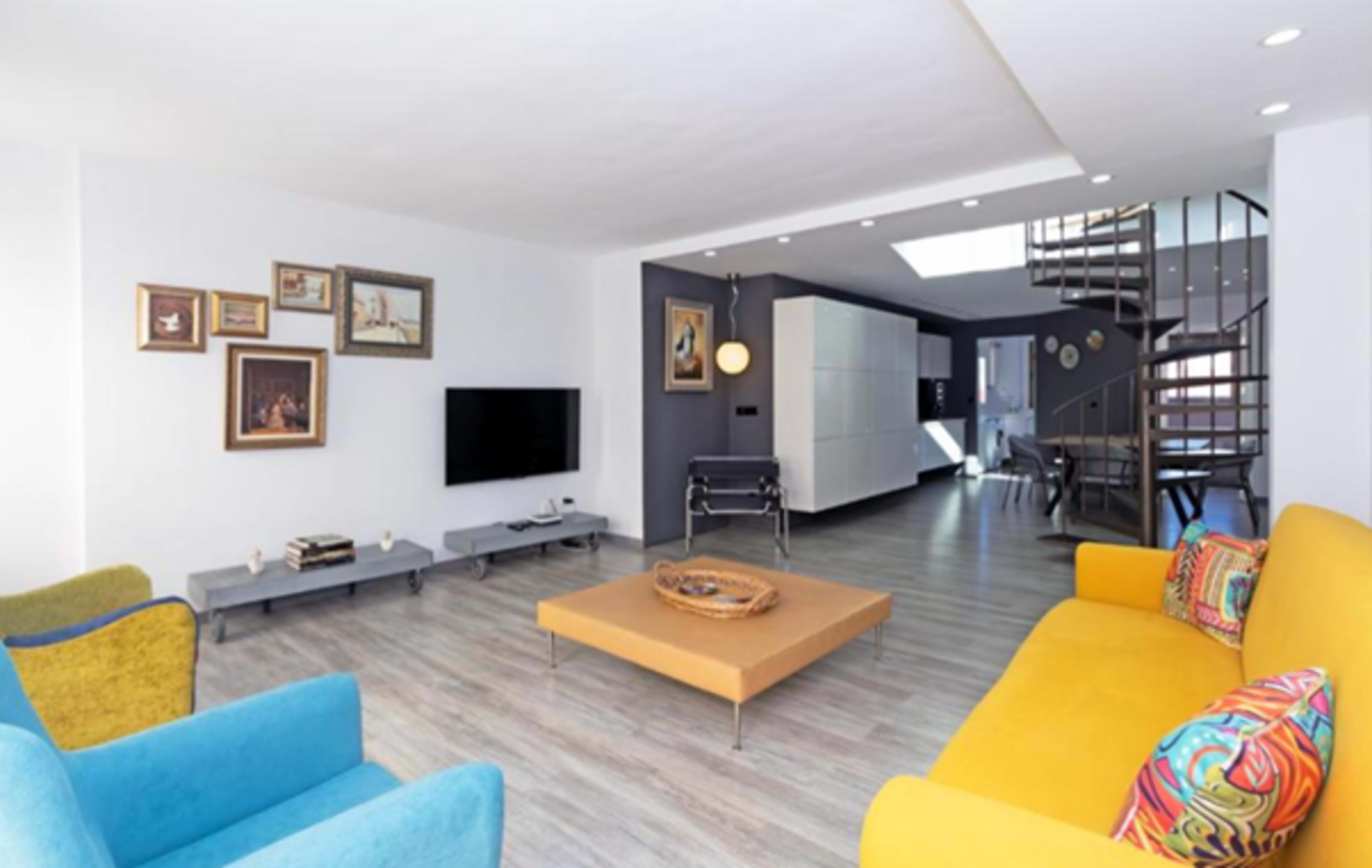 Stunning and Luxurious duplex apartment in the Center of the Sunny ...