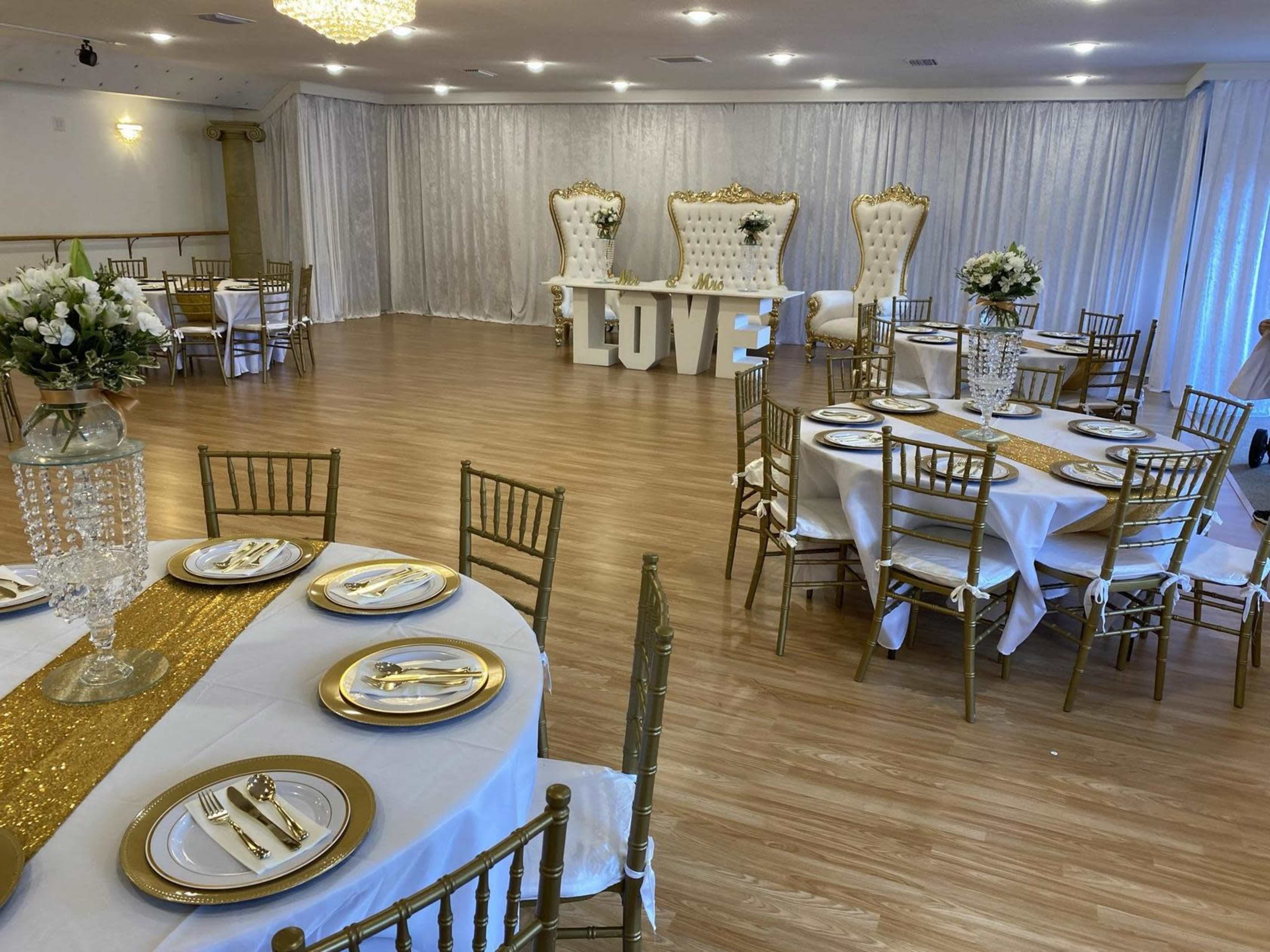 Anastassia Ballroom | Ballroom with Deluxe Lighting and Unique ...