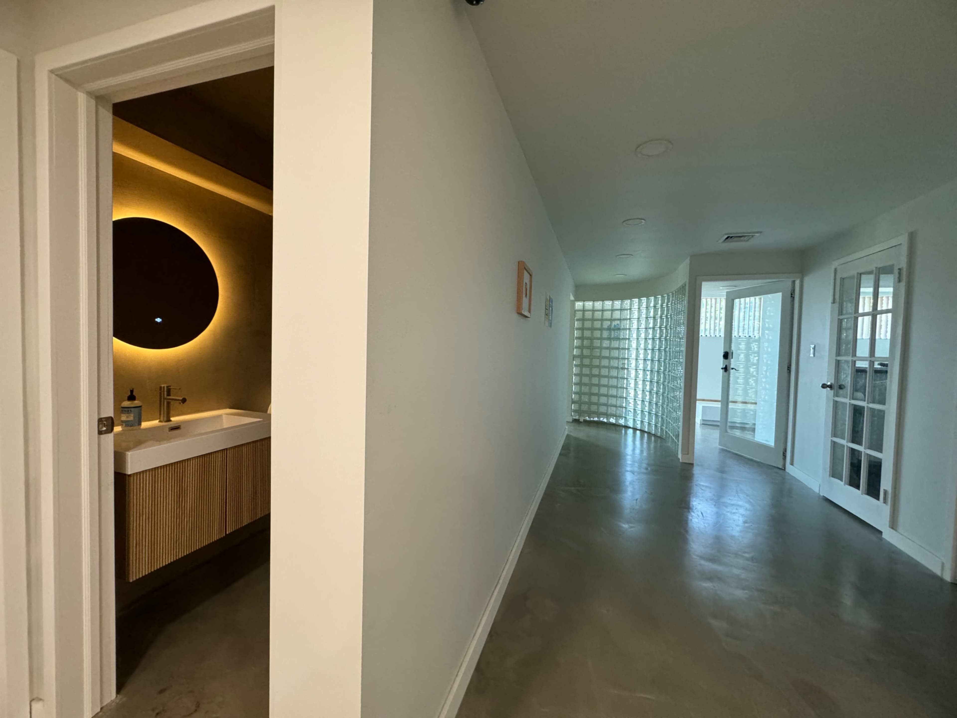 Modern Art Studio with Bright Lights, Carle Place, NY | Event | Peerspace