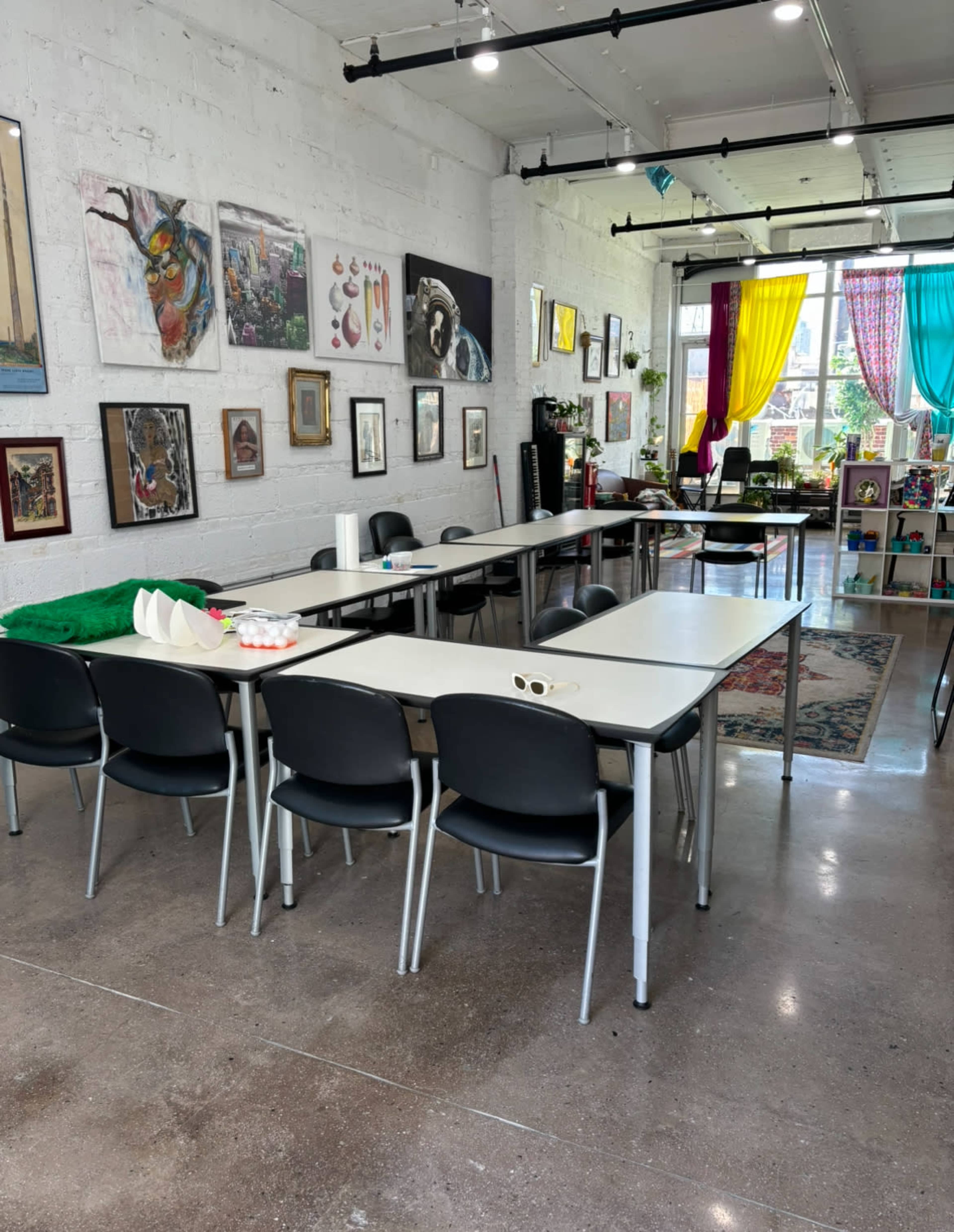 Long Island City, New York: Carefully curated 1000 sq/ft art studio 3rd ...