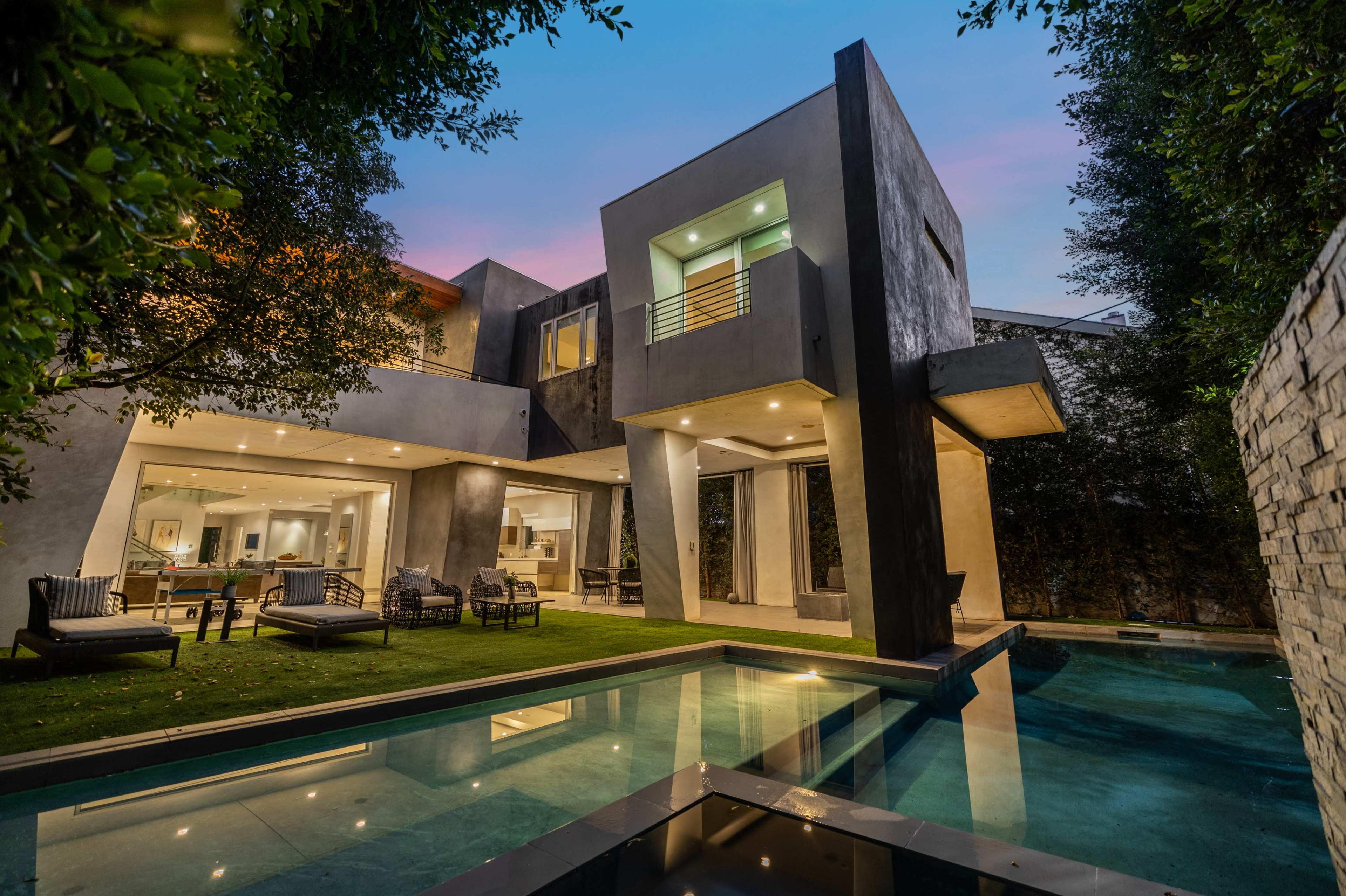 ALFRED SCULPTURAL MODERN VILLA/ATRIUM/WATERFALL, Los Angeles, CA | Off ...