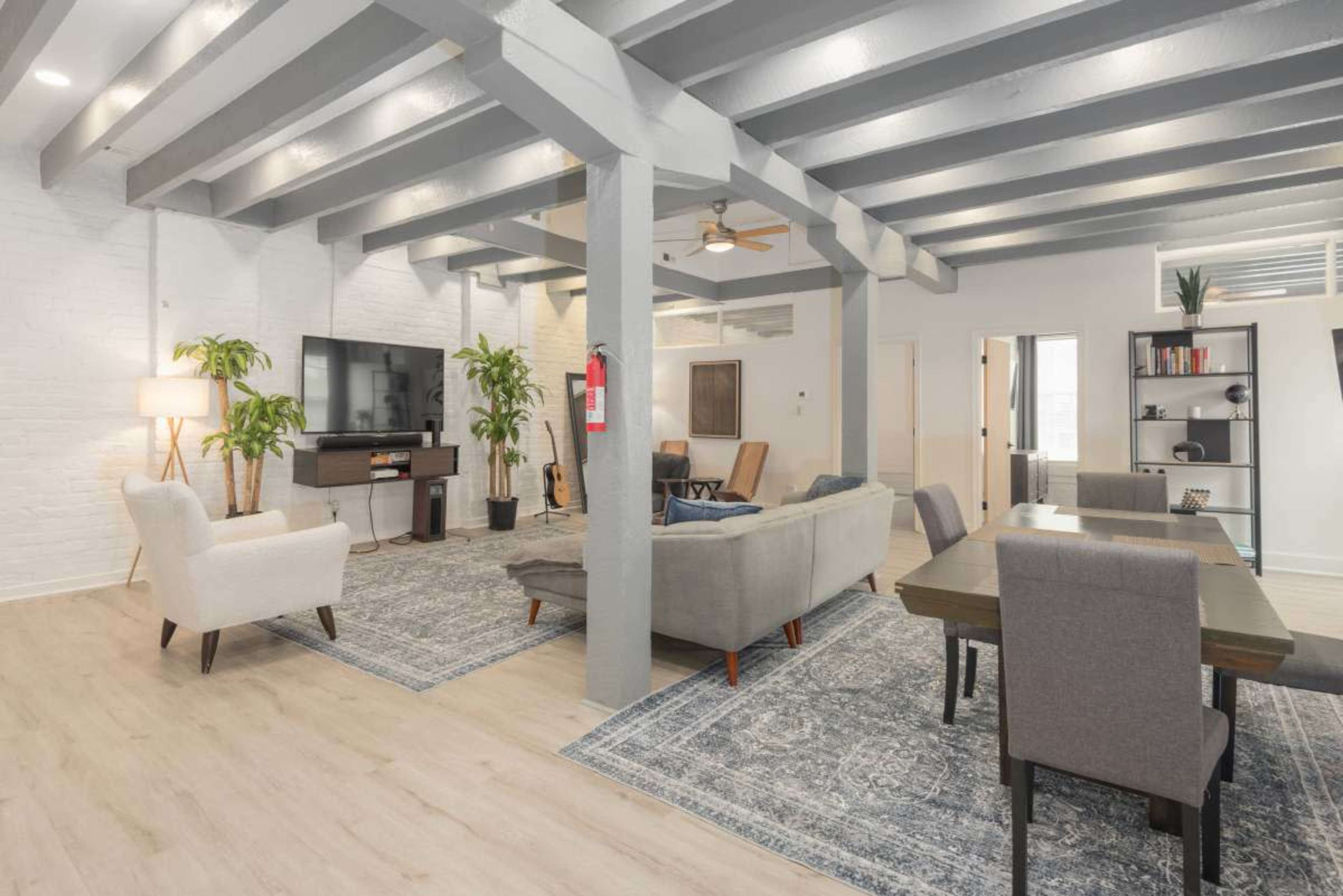 Apartment Meeting/Event Space | Large Downtown Open Concept Loft ...