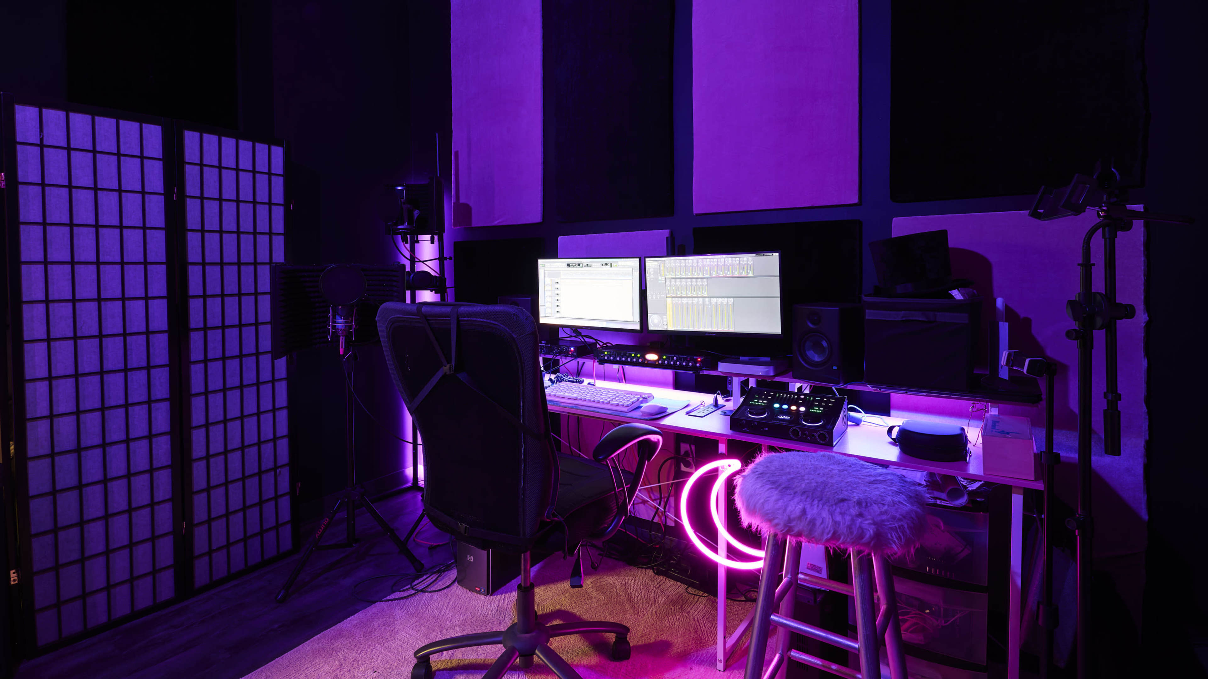 Plus Ultra Studios | Blackout Photography Studio Suite, Oxon Hill, MD ...