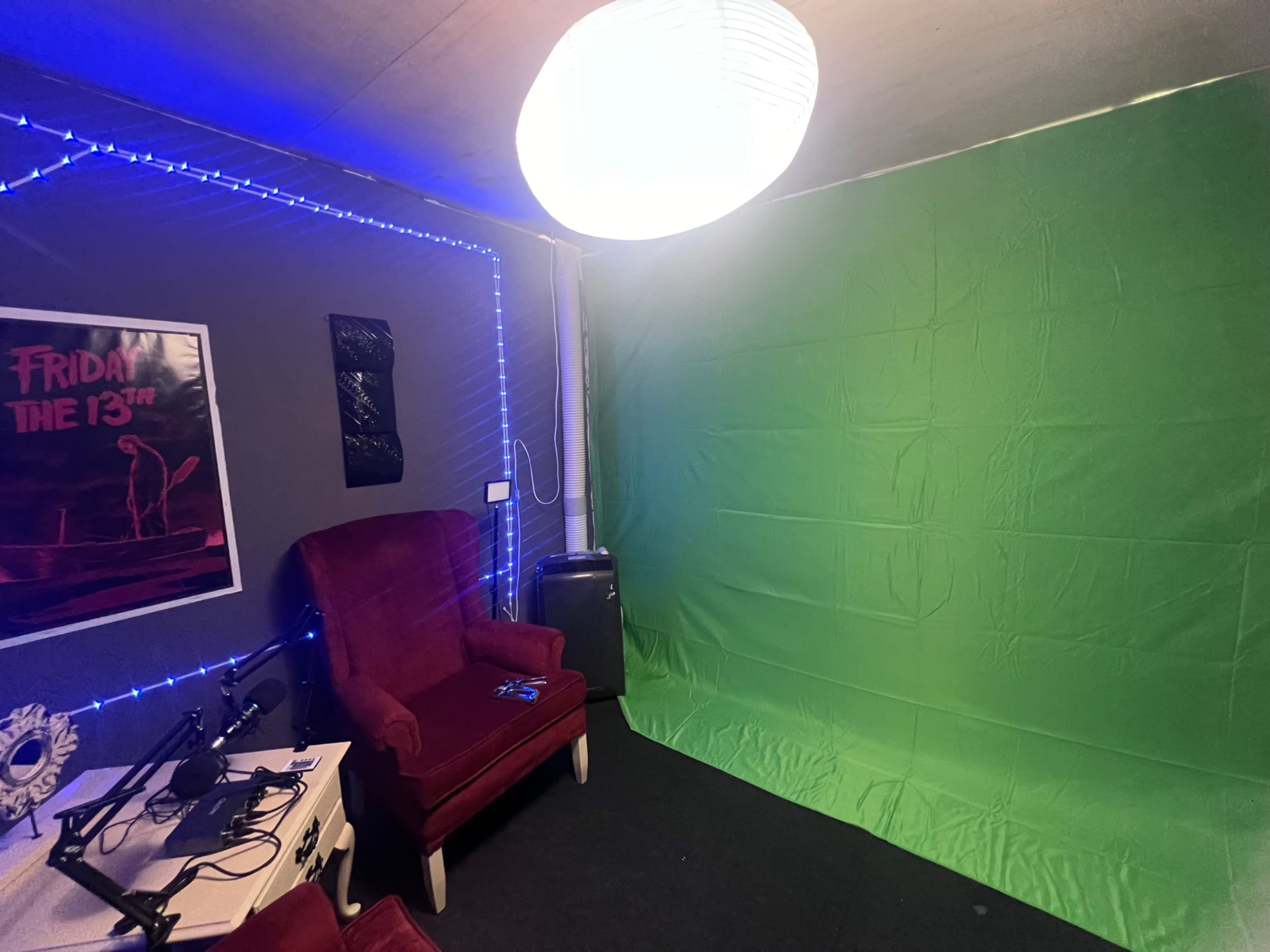 Drive- in Blue-screen Film Studio, Baltimore, MD | Production | Peerspace