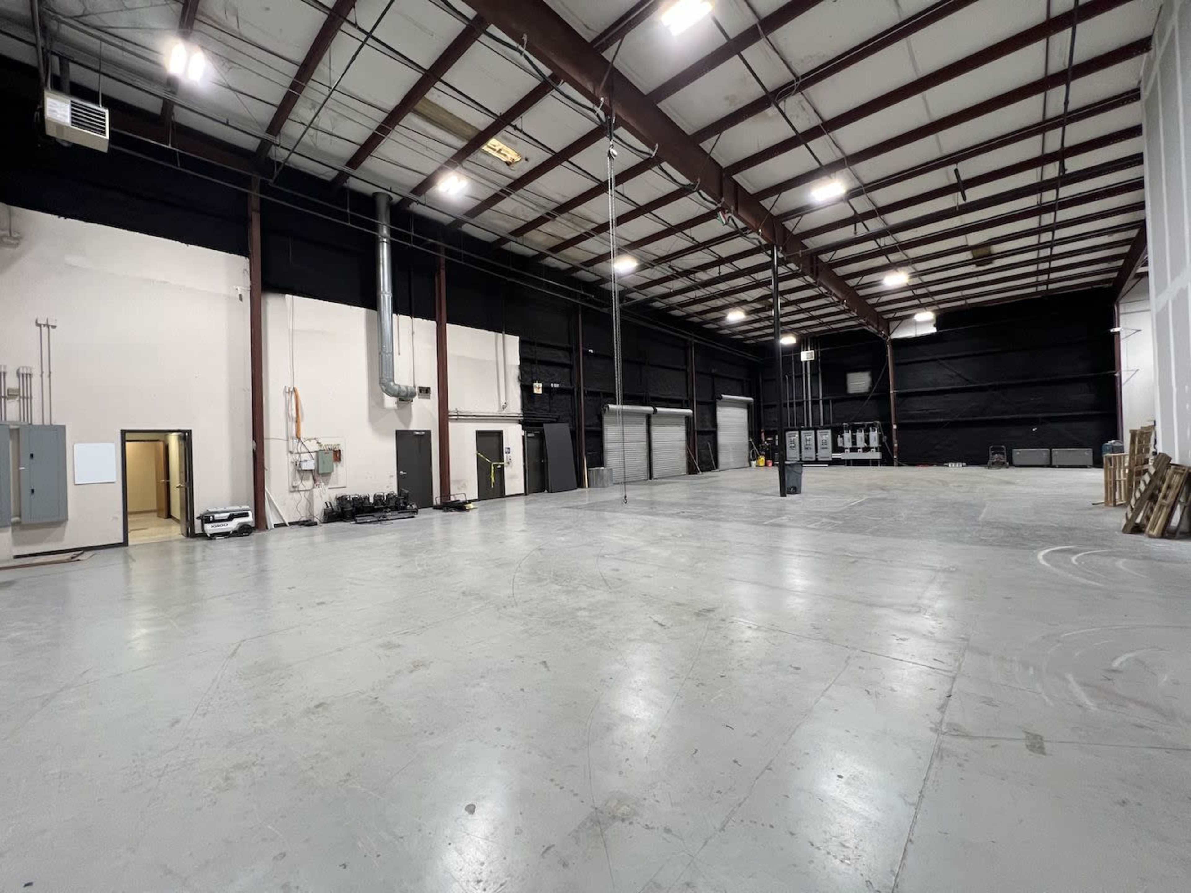 Studio Space Atlanta West | Professional Massive Black Cyc Soundstage ...