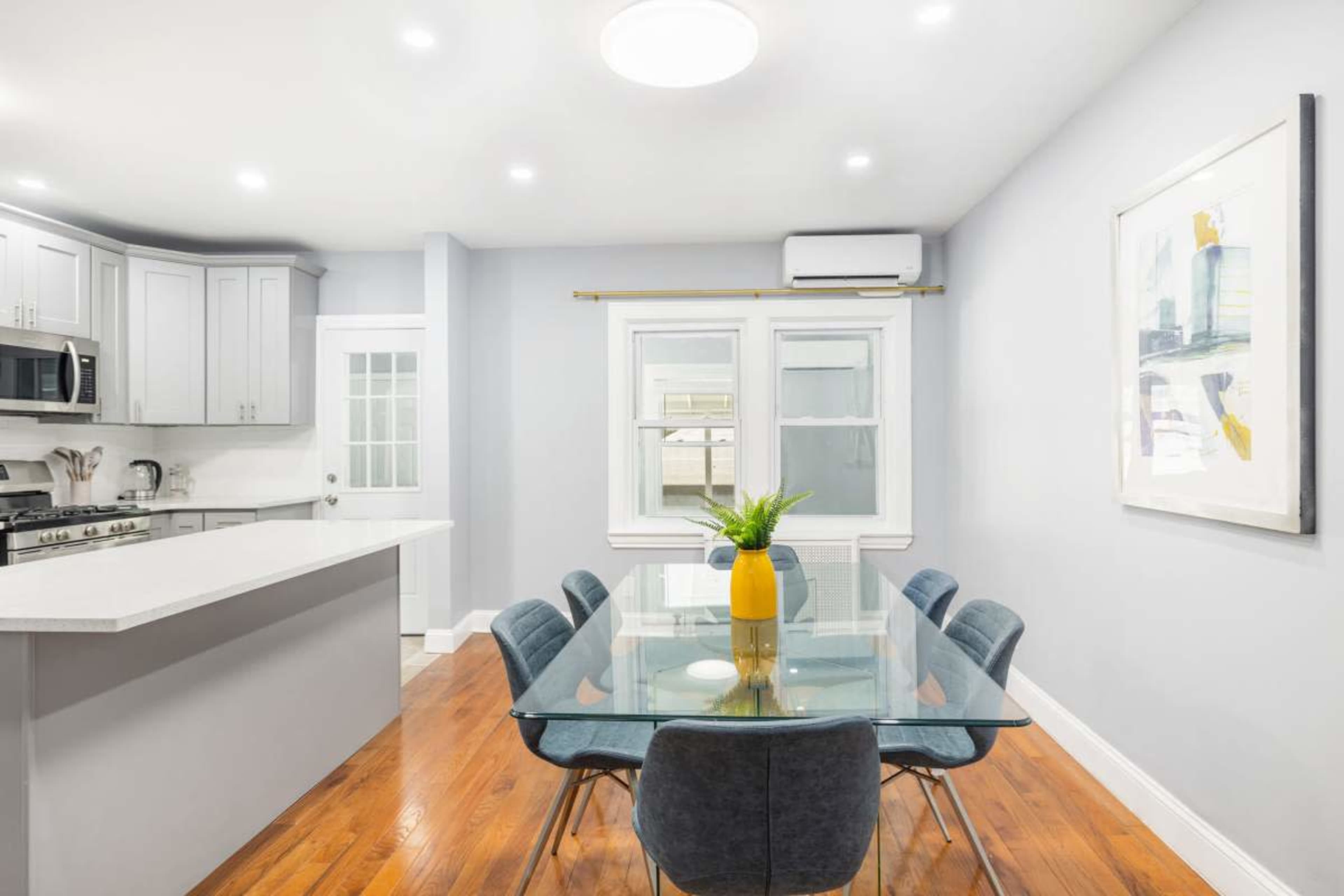 An inviting, spacious venue in Queens—ideal for networking, creative ...