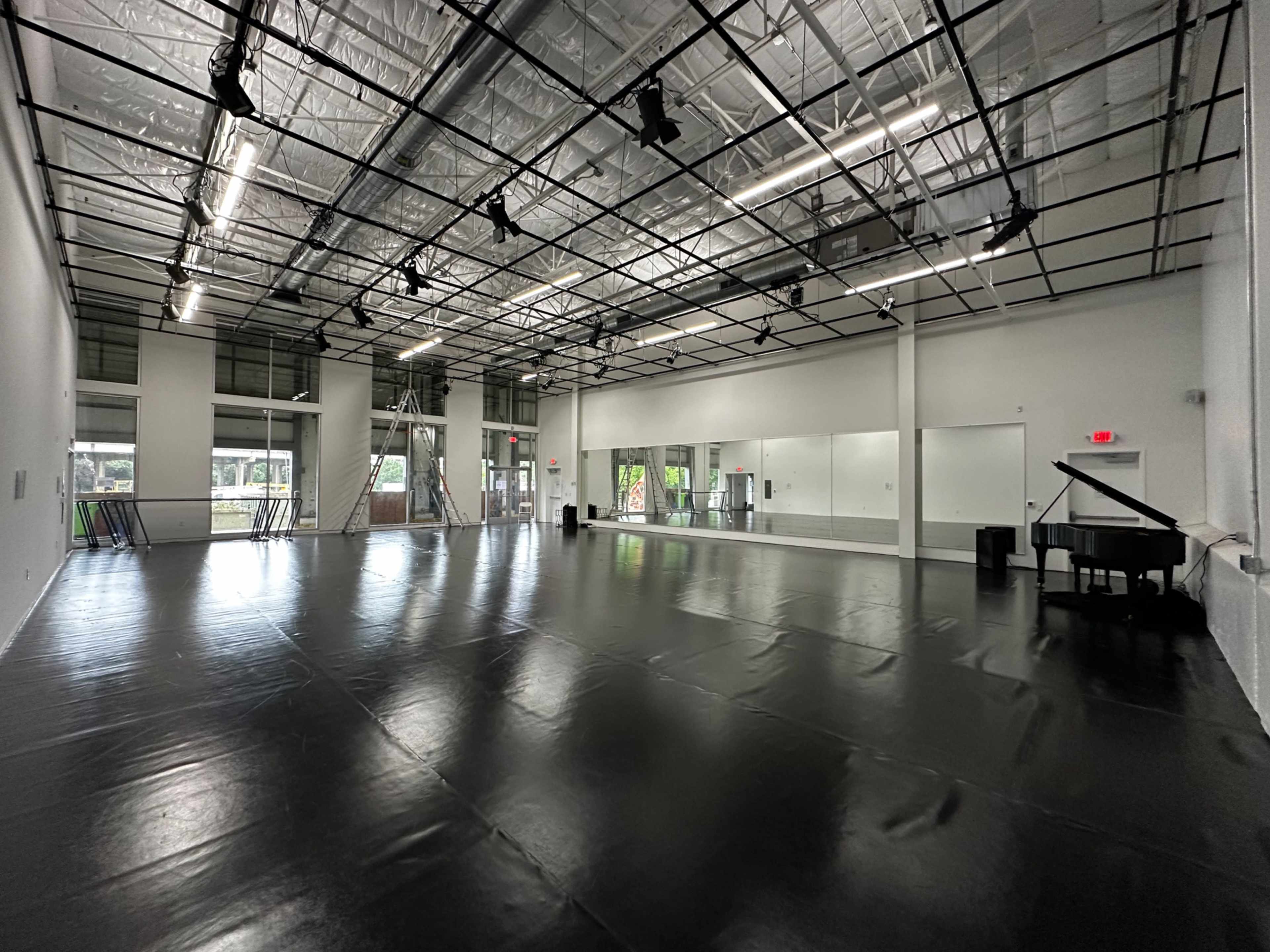 East Side Performing Arts | East Austin Studio with Theater Lighting ...