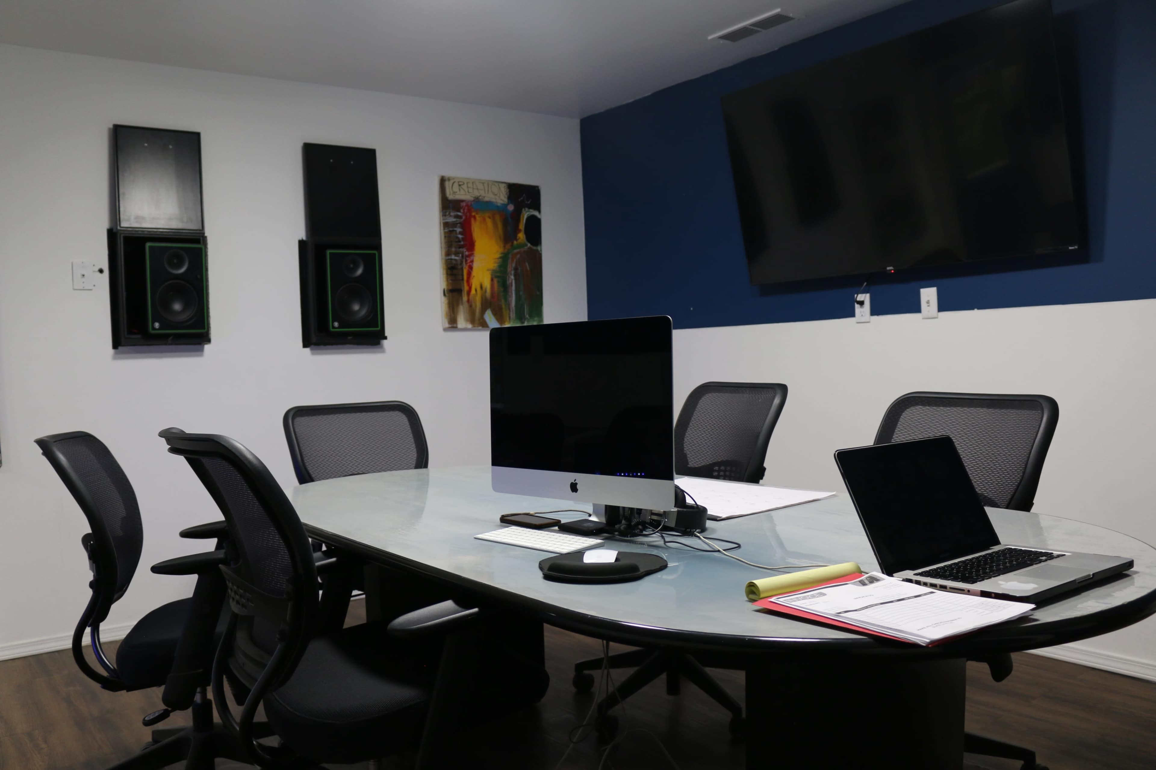 Suite 704 | Creator's Oasis near Downtown, Decatur, IL | Event | Peerspace