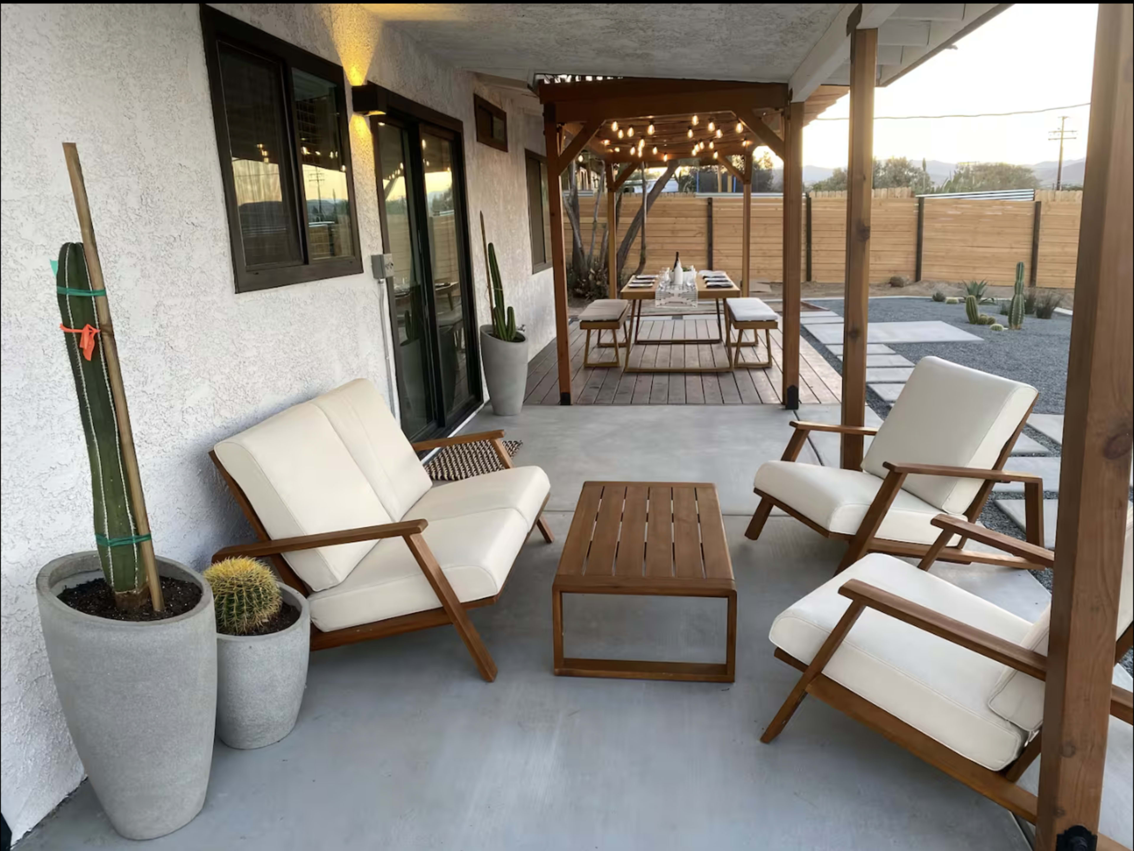 MId Century Modern house in Joshua Tre with amazing outdoor space ...