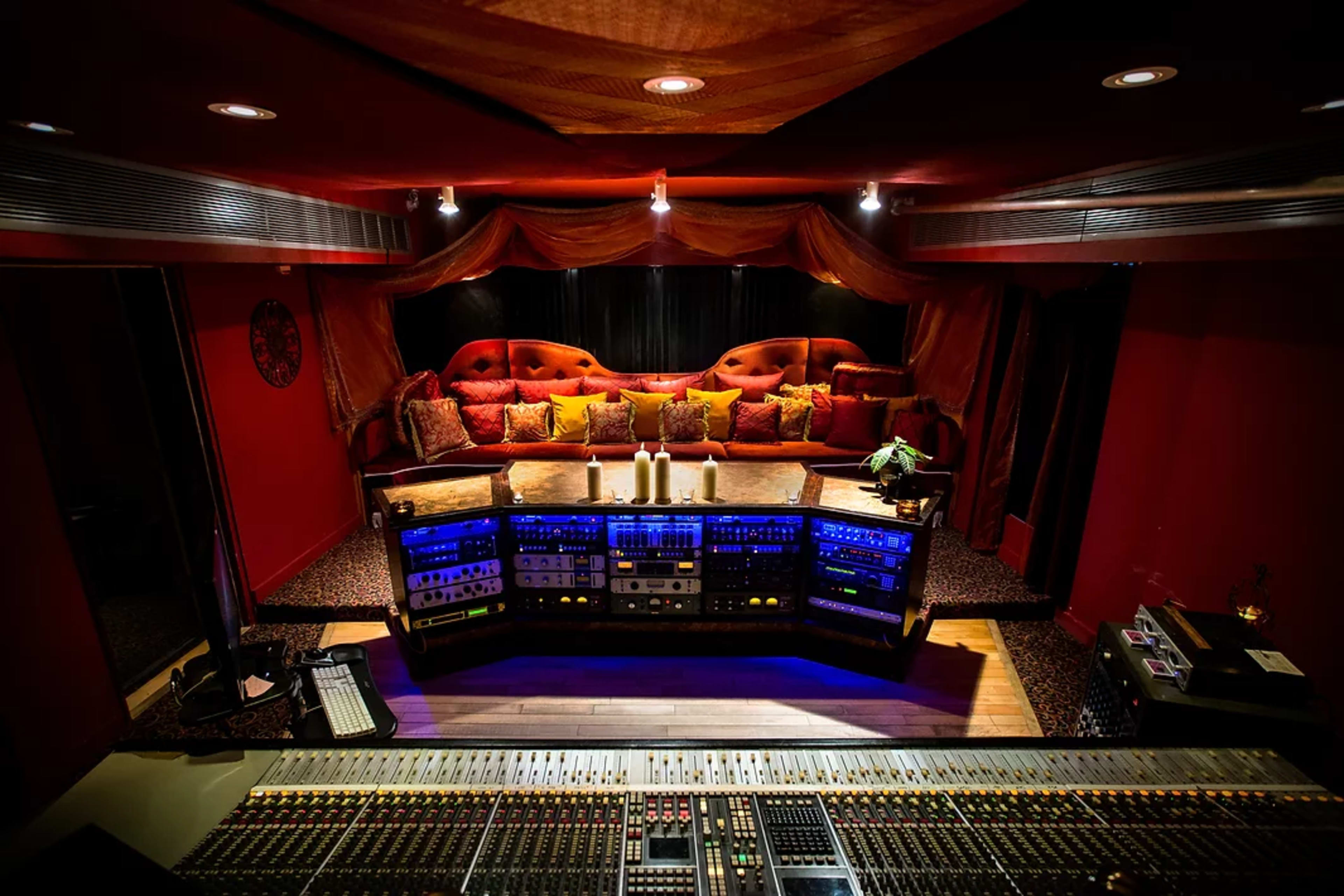 Premier Recording Studio with Moroccan Designed Lounge, Toronto ...