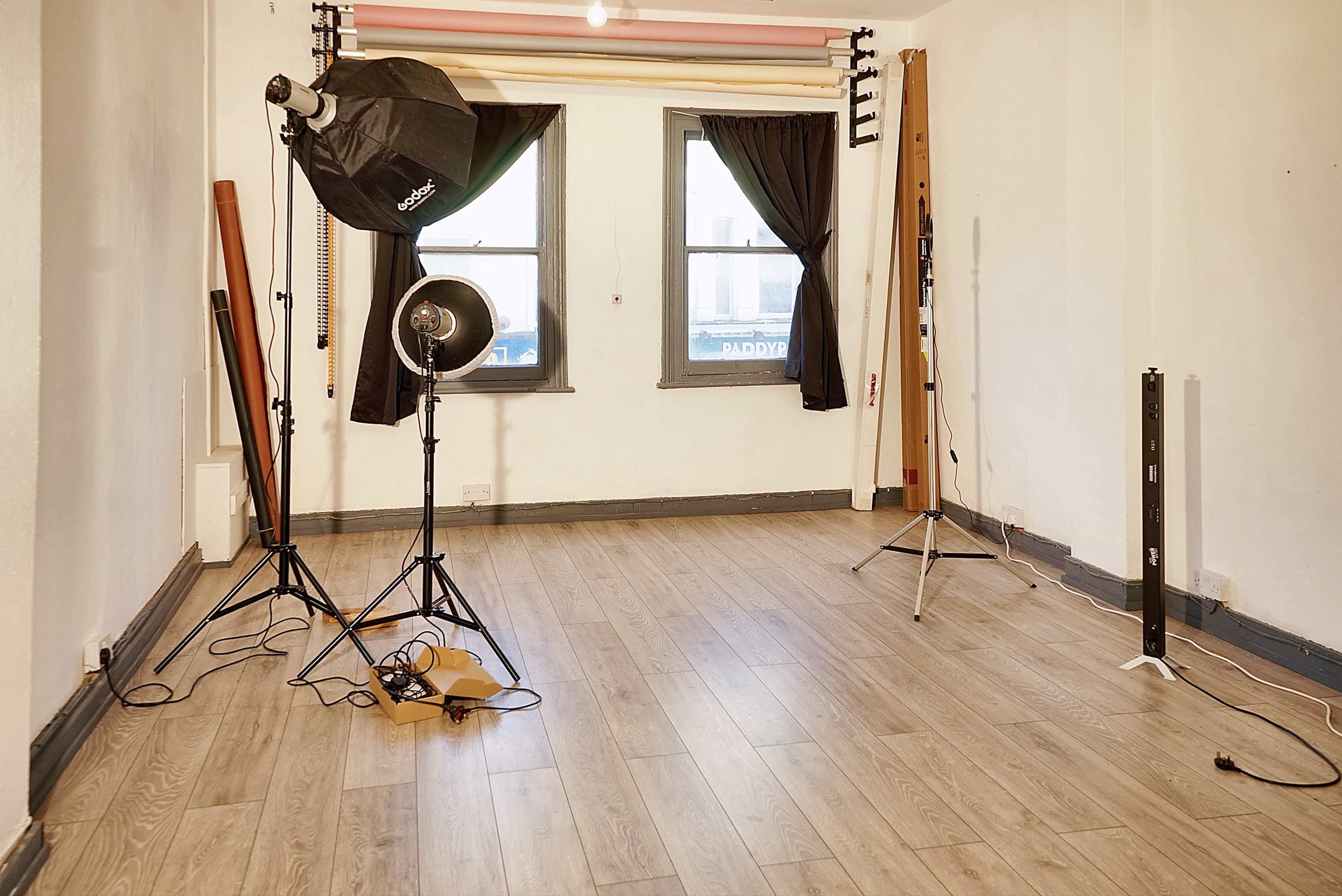 Photo Studio for your events above a Greengrocers on Deptford High St ...