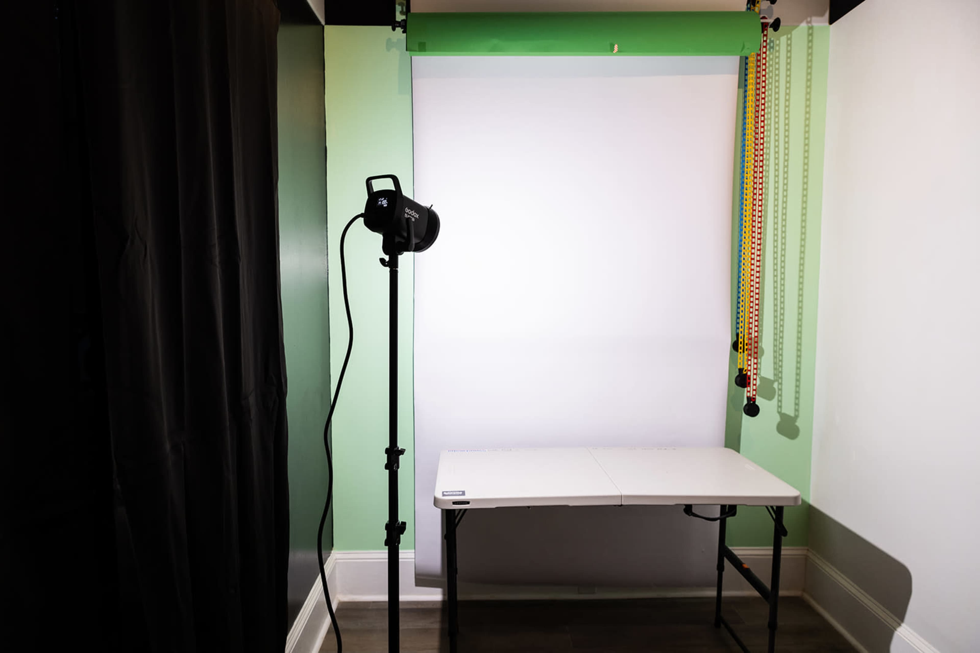 Boutique Buckhead Photo Studio Room with Natural Lighting and ...