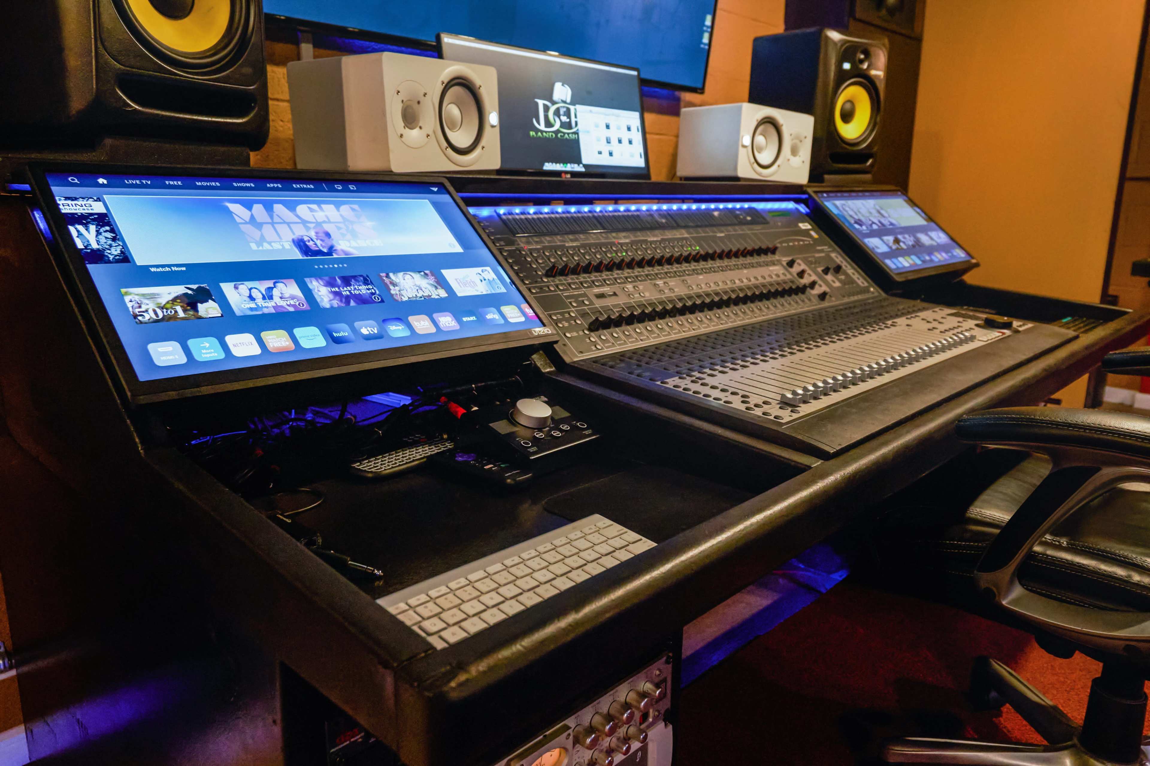 BCE Label Studio Bar and Lounge Downtown Dallas Tx Modern venue with ...