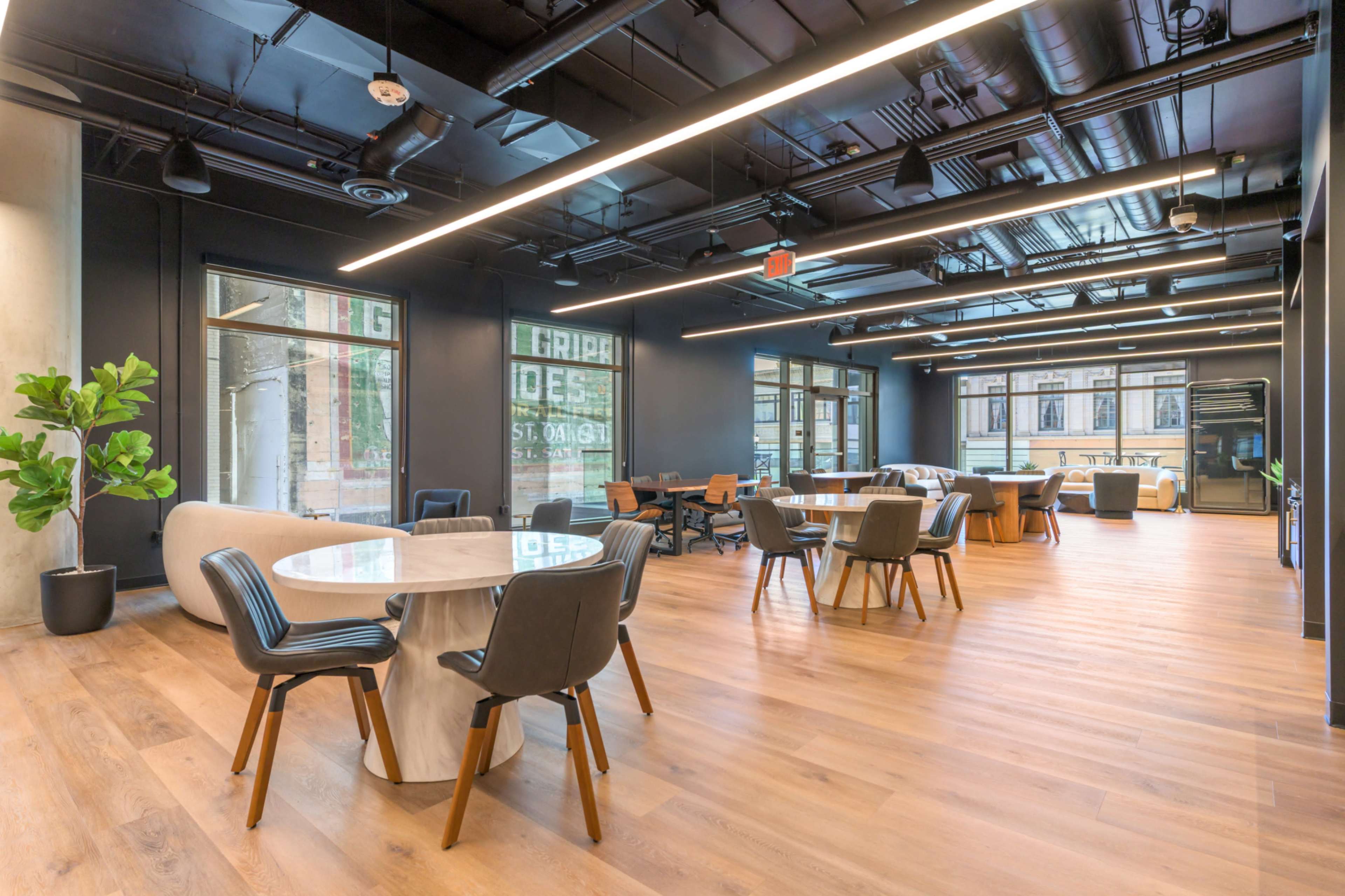 STAK Space | Paramount: Luxurious Uptown Conference Room, Oakland, CA ...