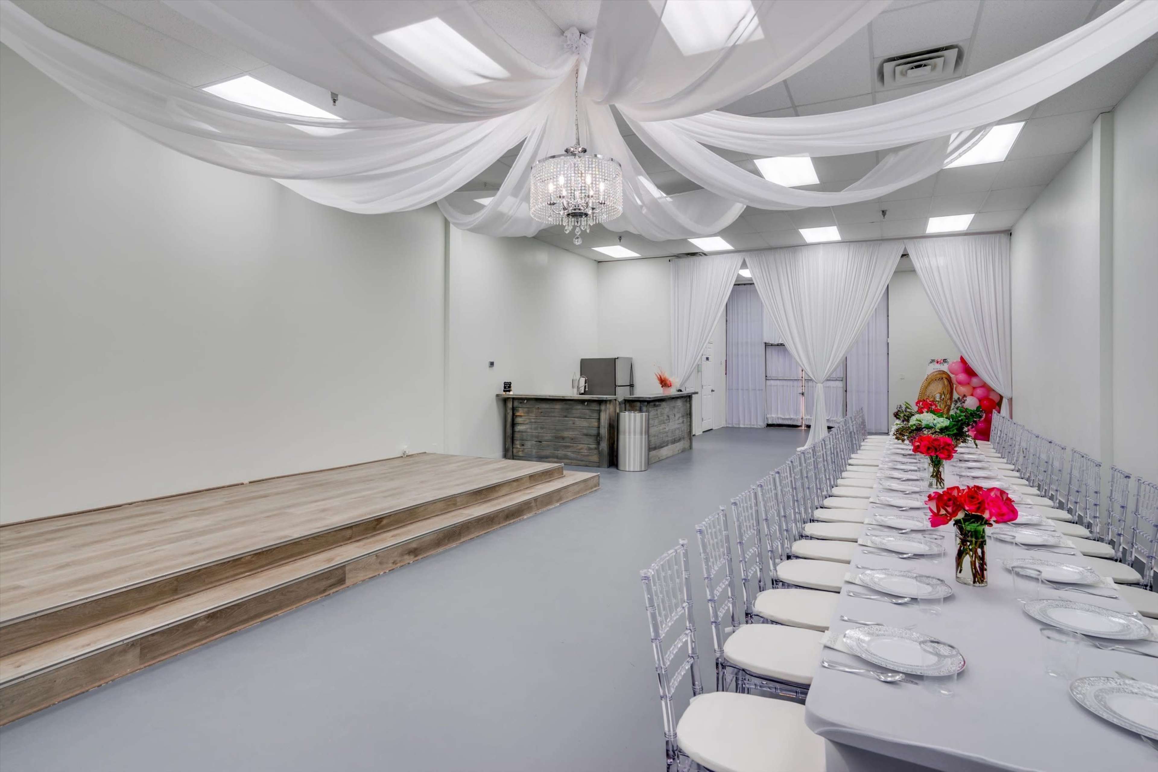 Flexible Space for your next Meeting, Dallas, TX | Off-Site | Peerspace