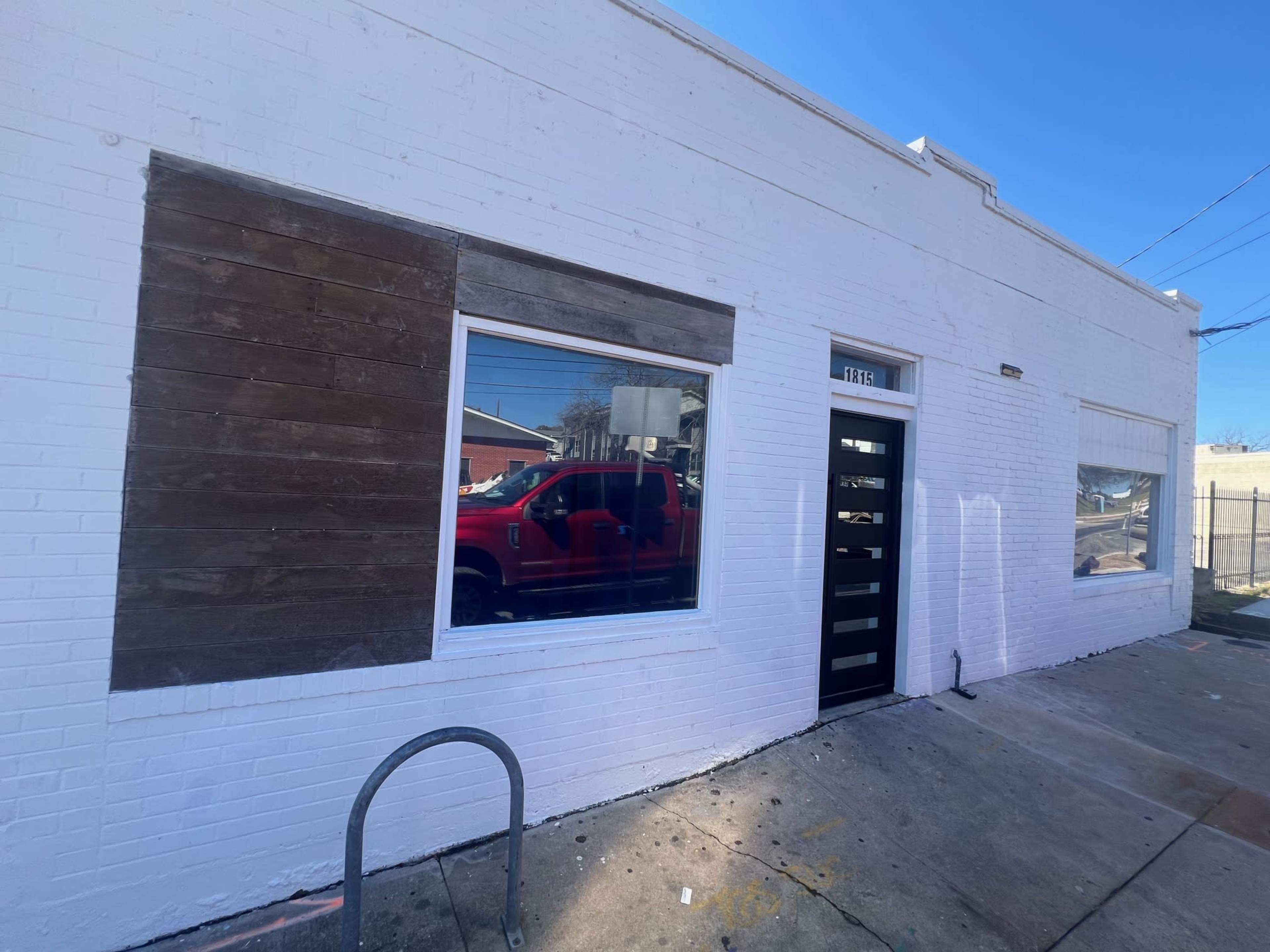 Nice 1940s Urban Central to downtown creative space in the heart of ...