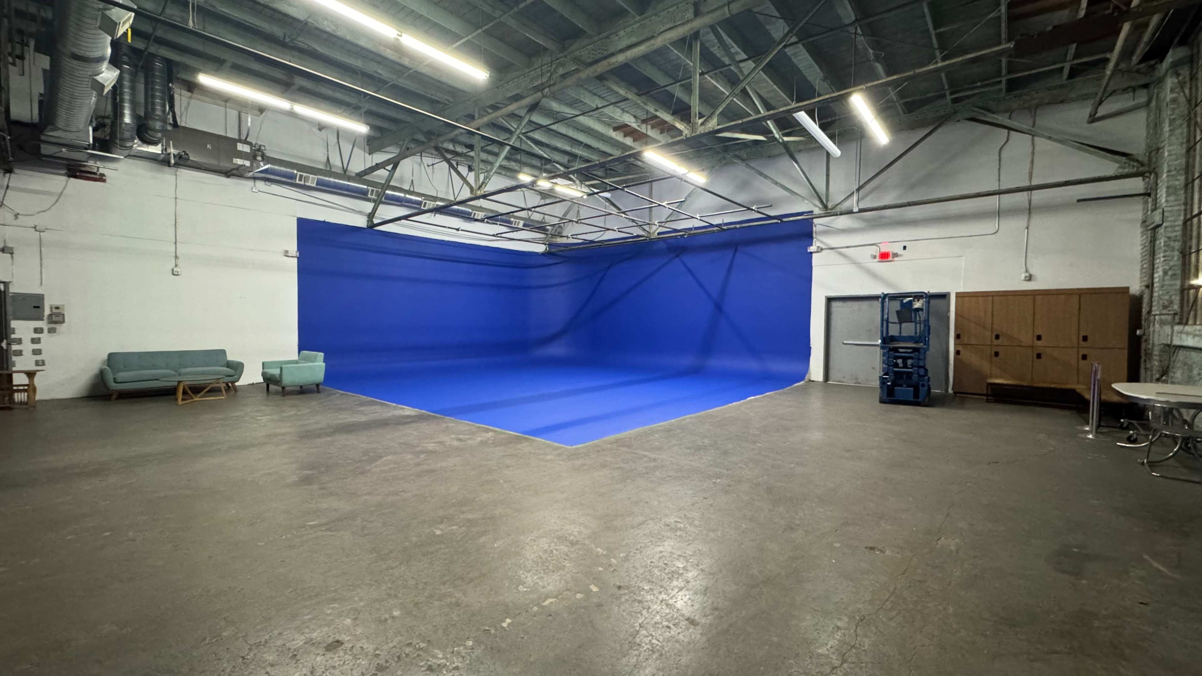 Chroma Blue Cyc Stage in LA Warehouse Film Studio, Los Angeles, CA ...