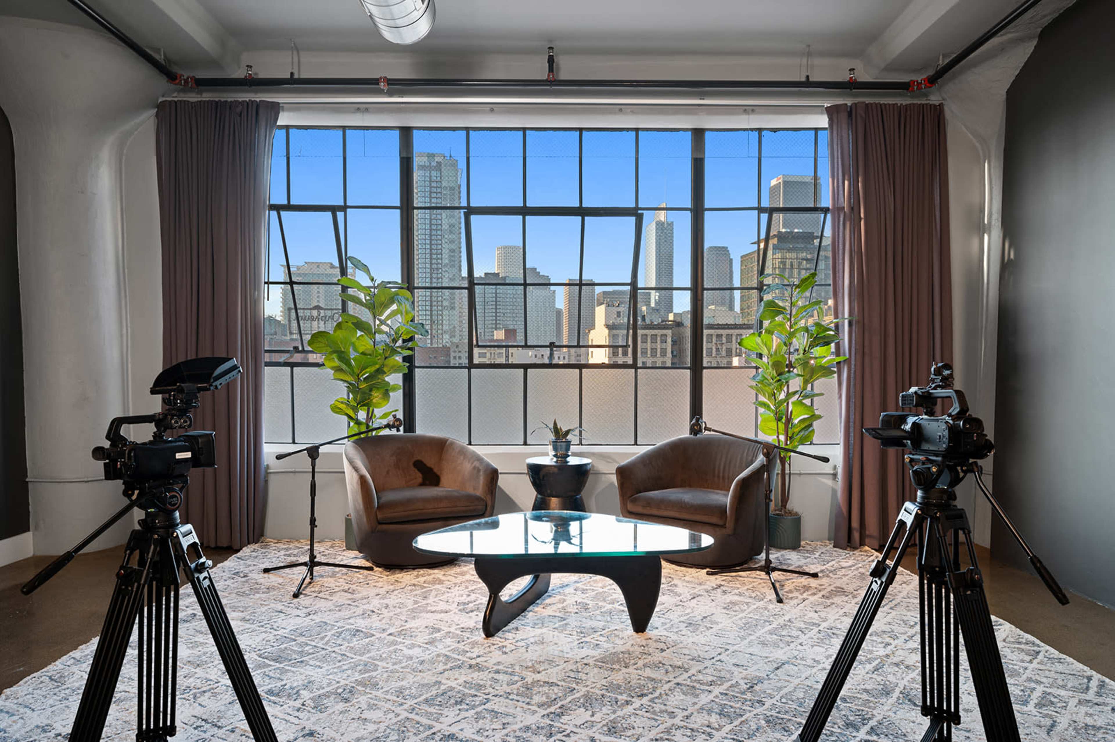 EQUIPMENT INCLUDED: Gorgeous DTLA Production & Podcast Studio w ...