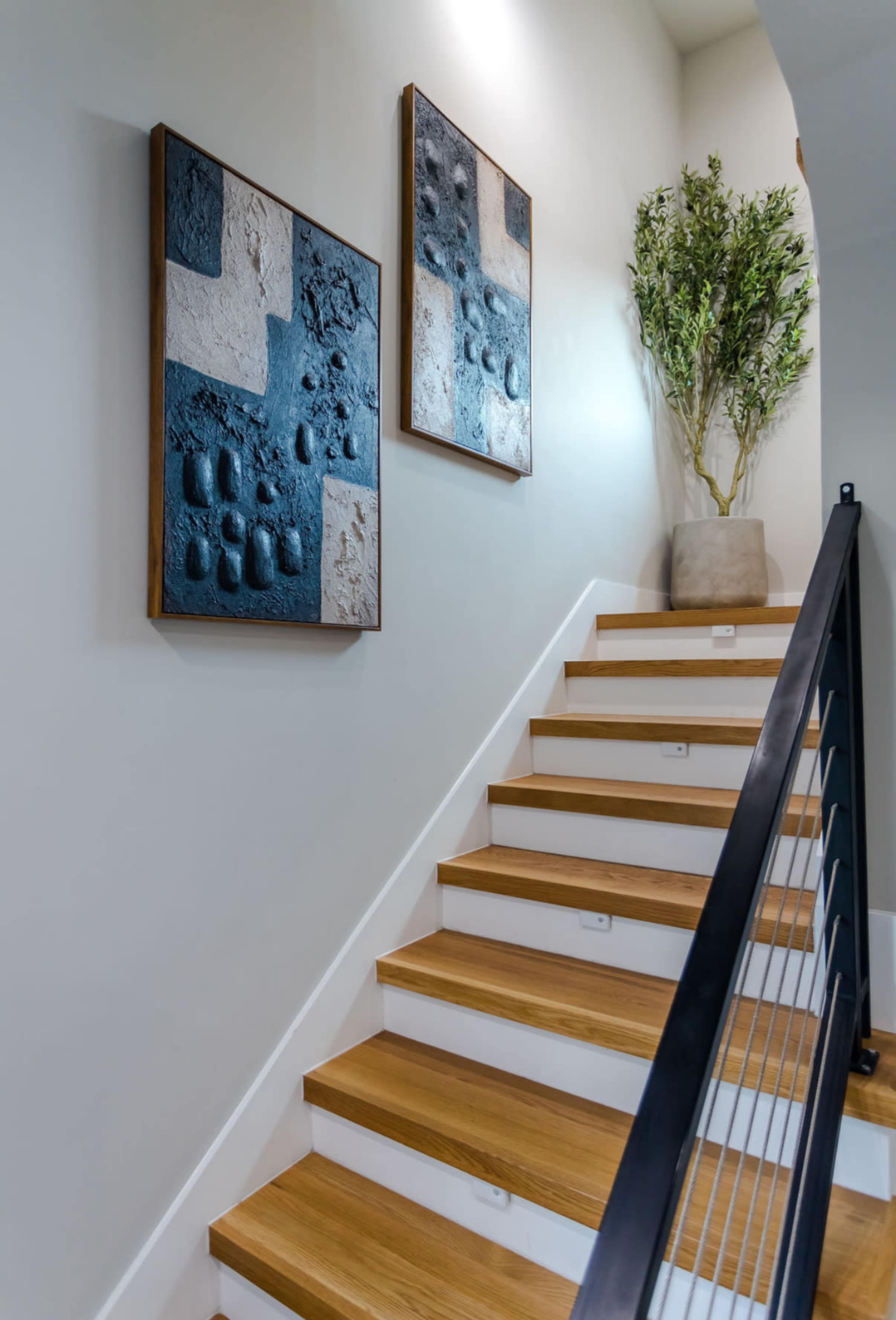 The West Dallas High Bar, Dallas, TX | Production | Peerspace