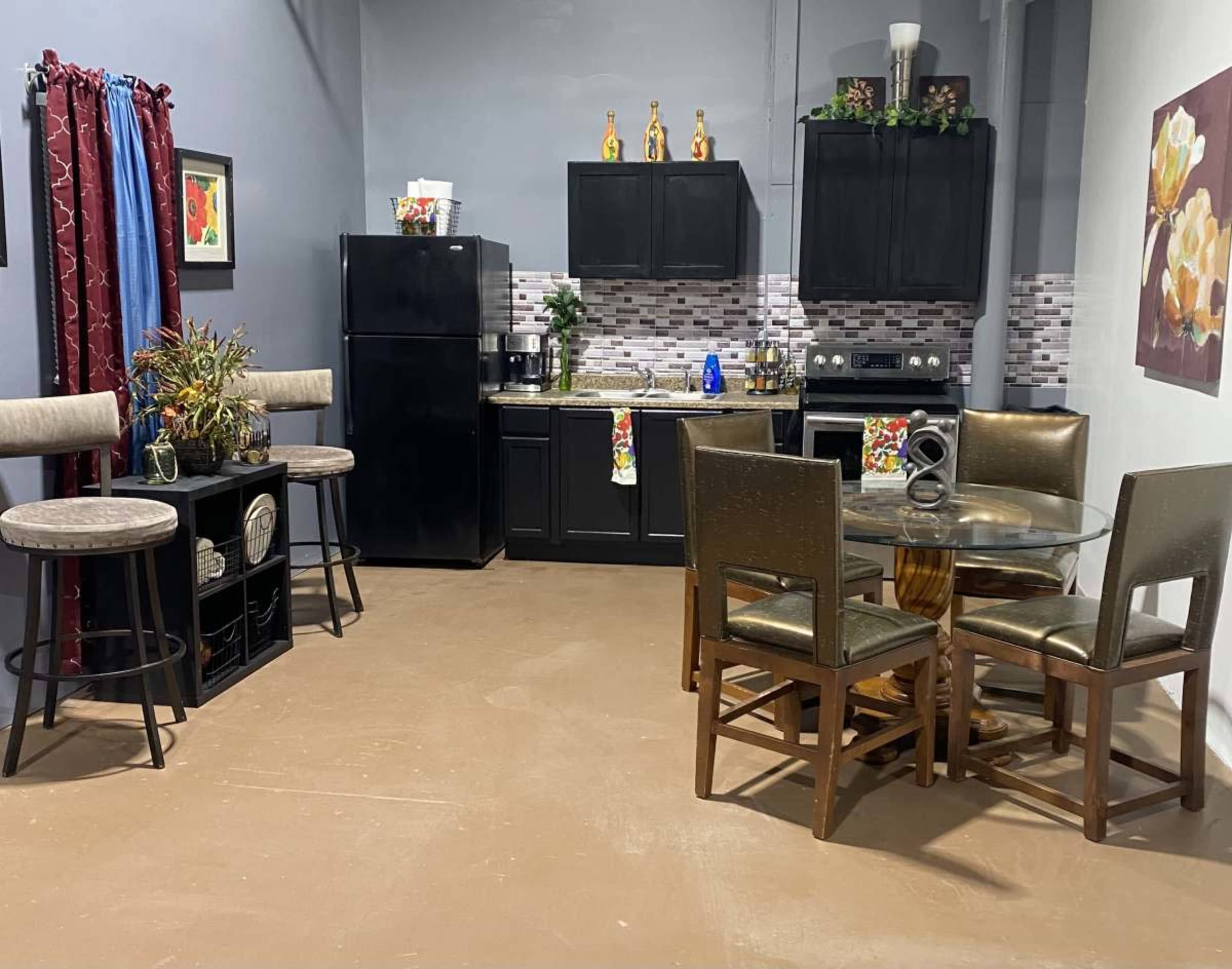 Creative Multi Set Studio, Fort Worth, TX | Off-Site | Peerspace