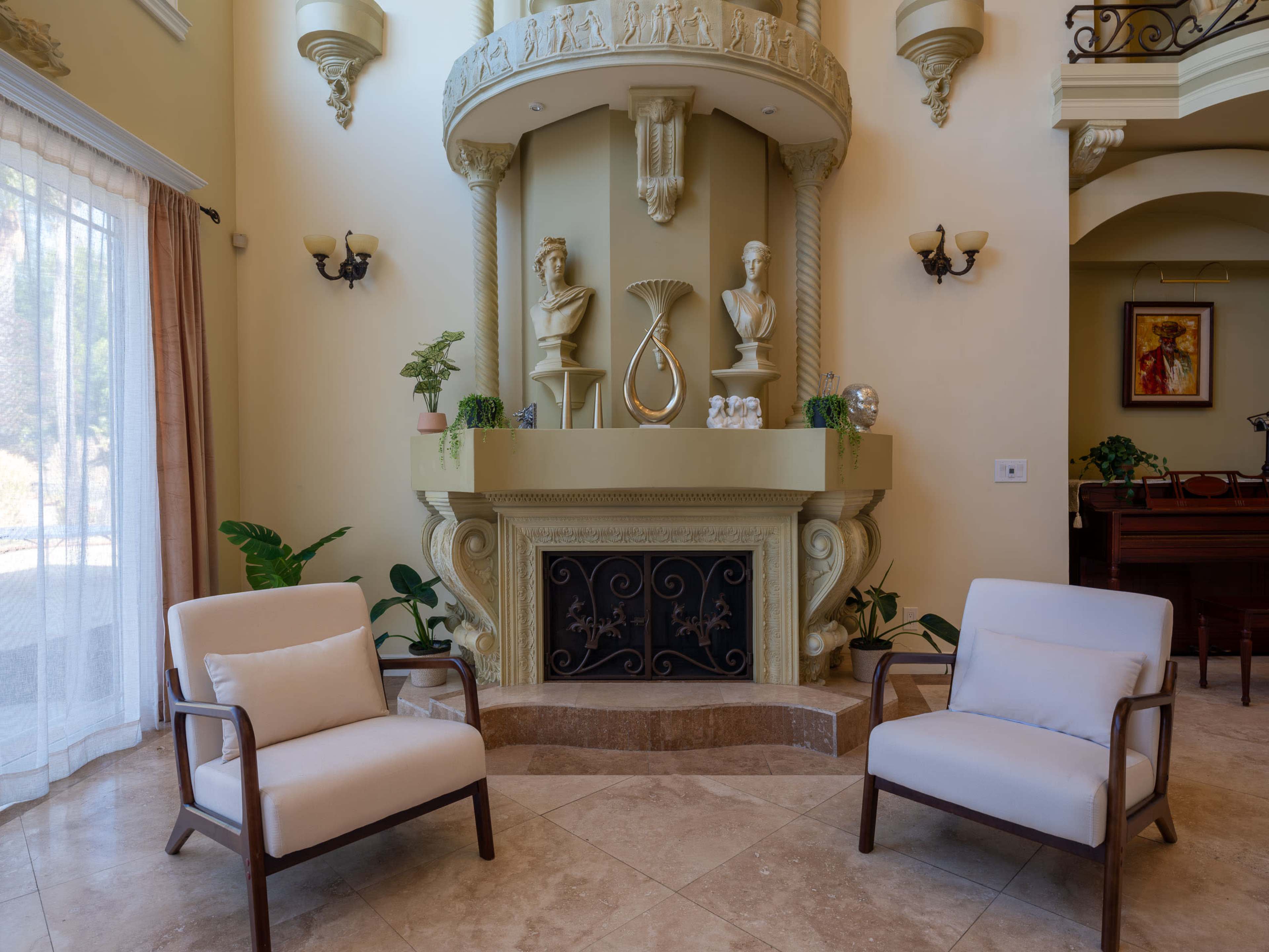 Li Media Studio | Greek-inspired house with Backyard and Pool, Encino ...