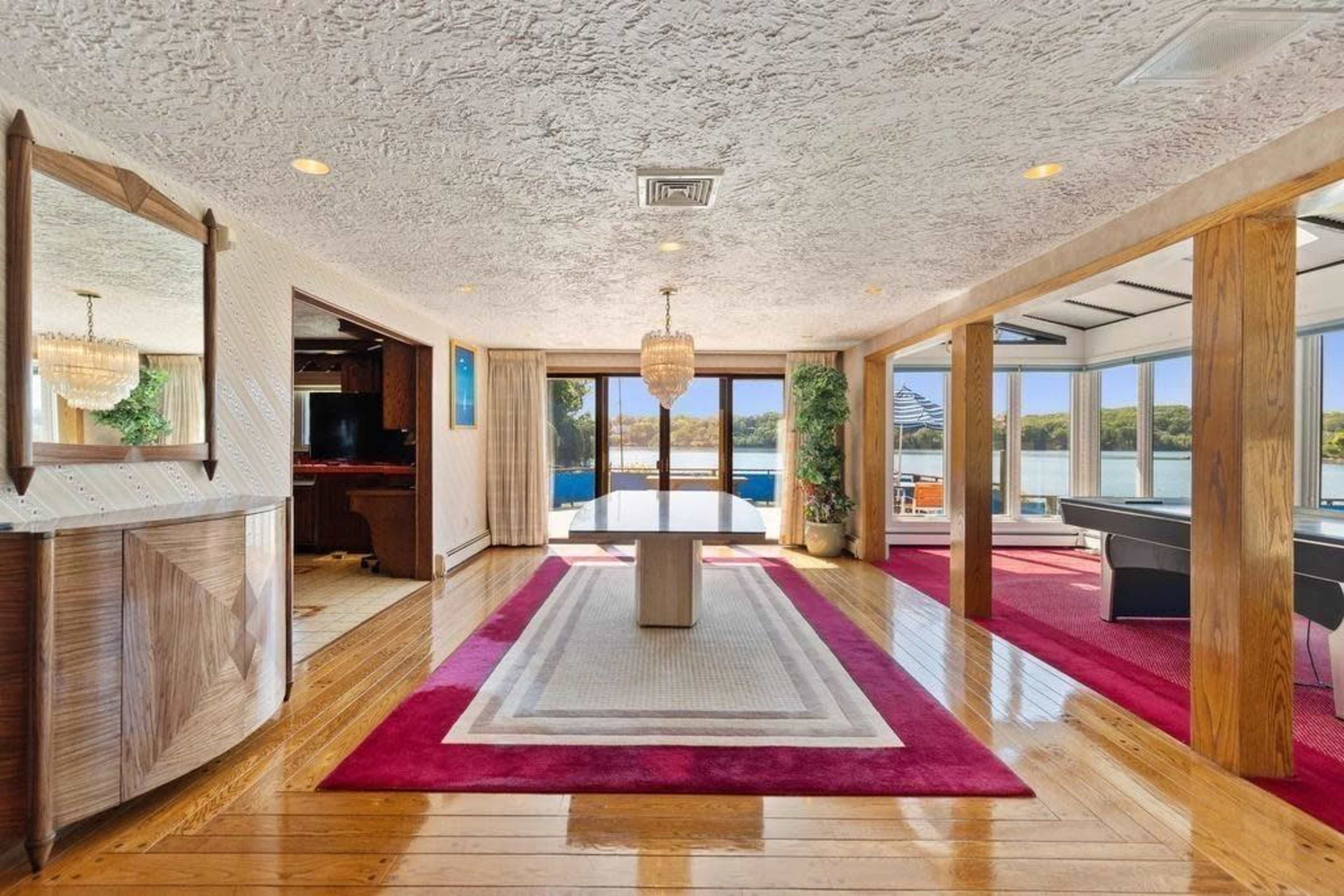 Oceanfront Vintage MANSION with 70's/80's style, Arcade, Indoor Bar ...