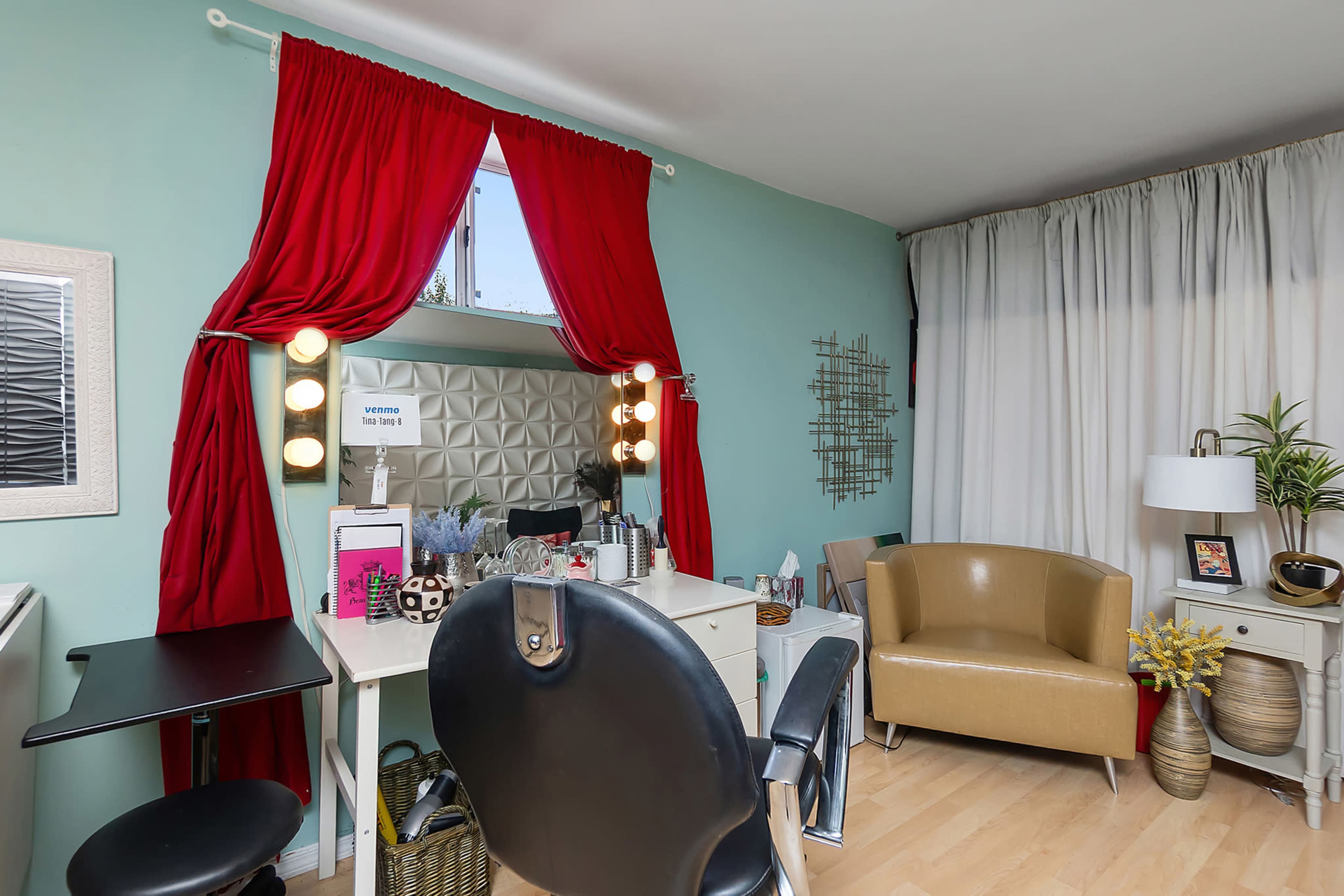 Parris Blue Photography | Cozy Modern Studio w/Lush Property for Indoor ...