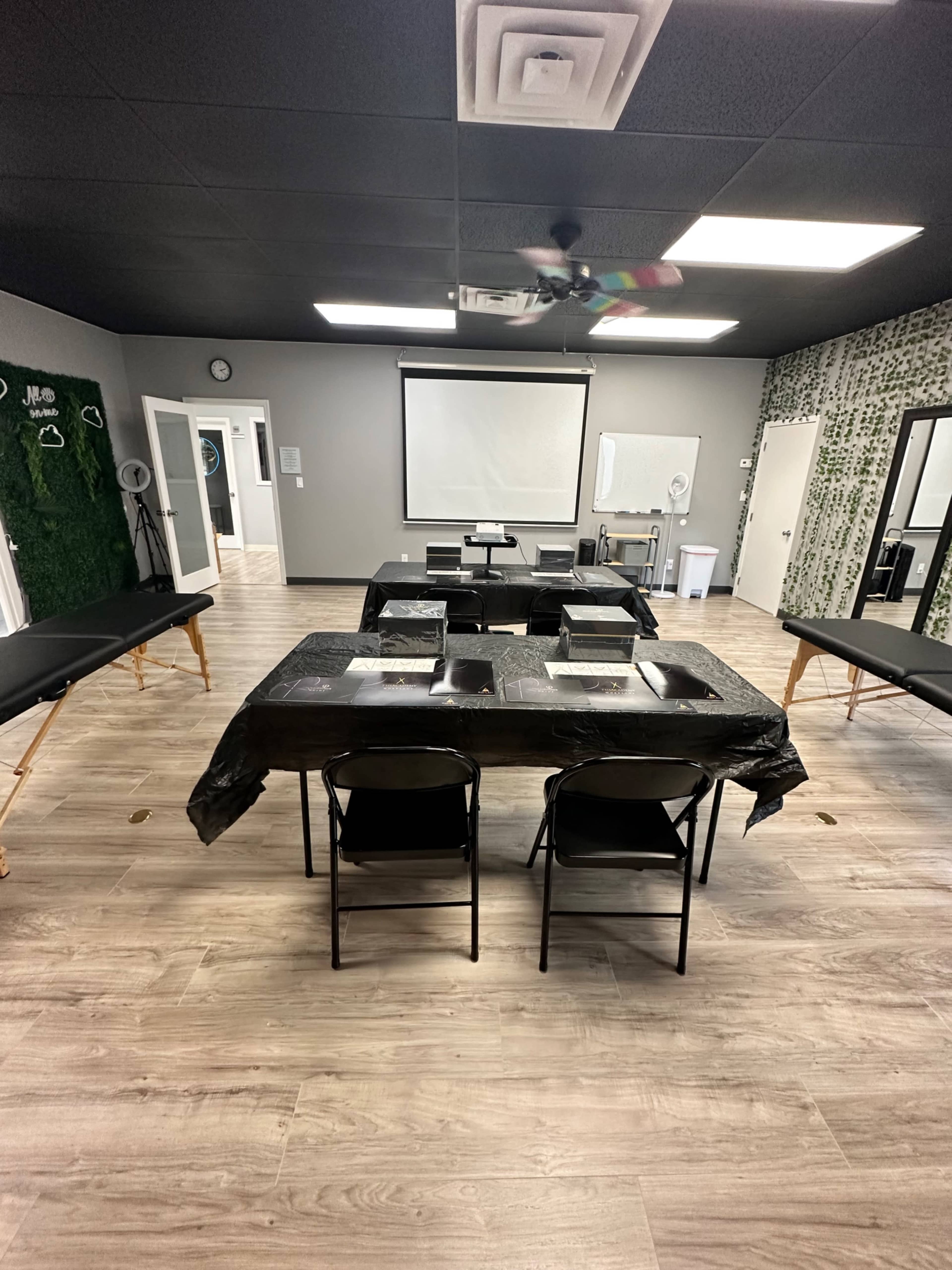 Modern Meeting and Networking Space for intimate gatherings, Fishers ...