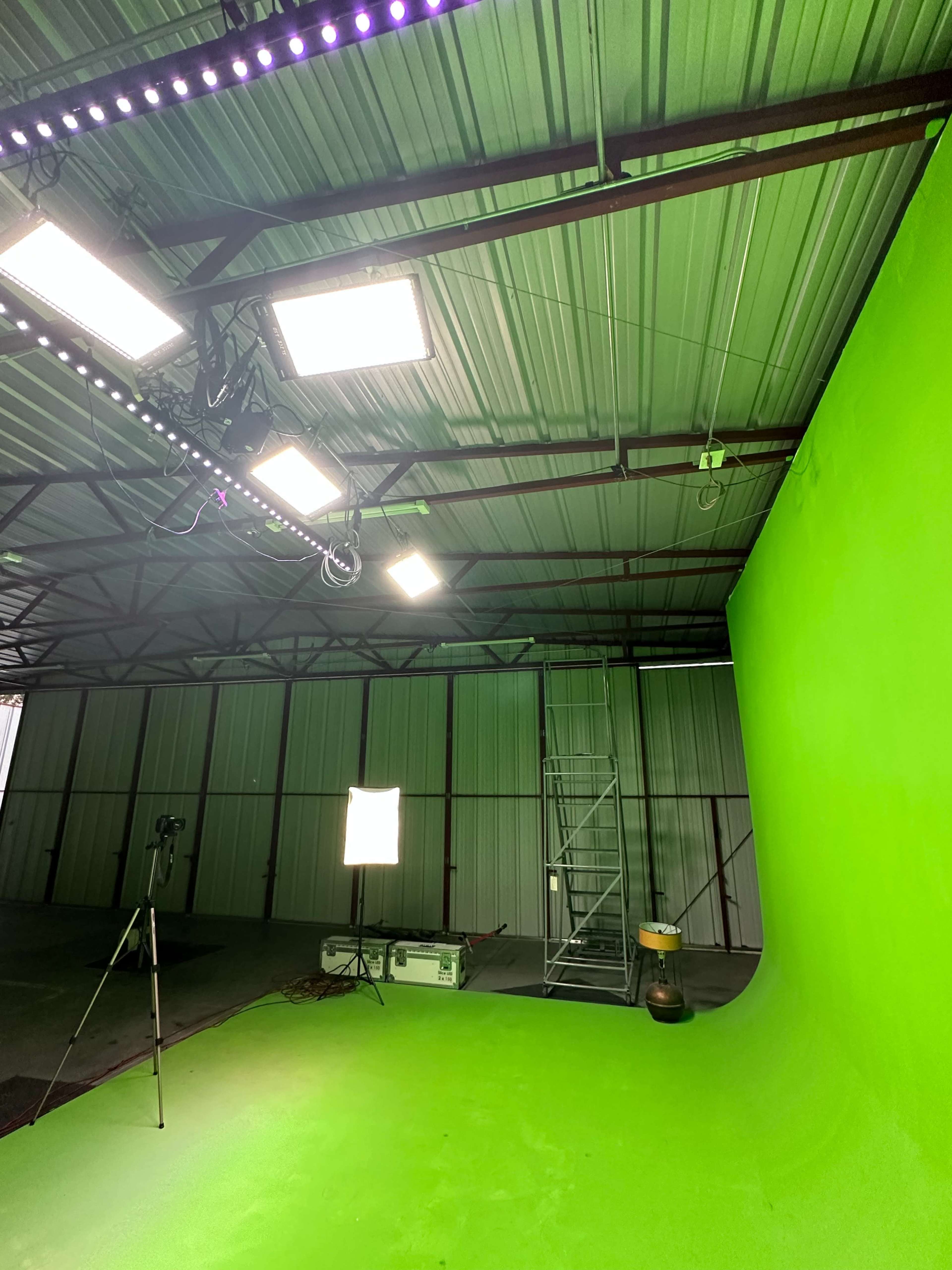 Green Screen, Van Nuys, CA | Production | Peerspace