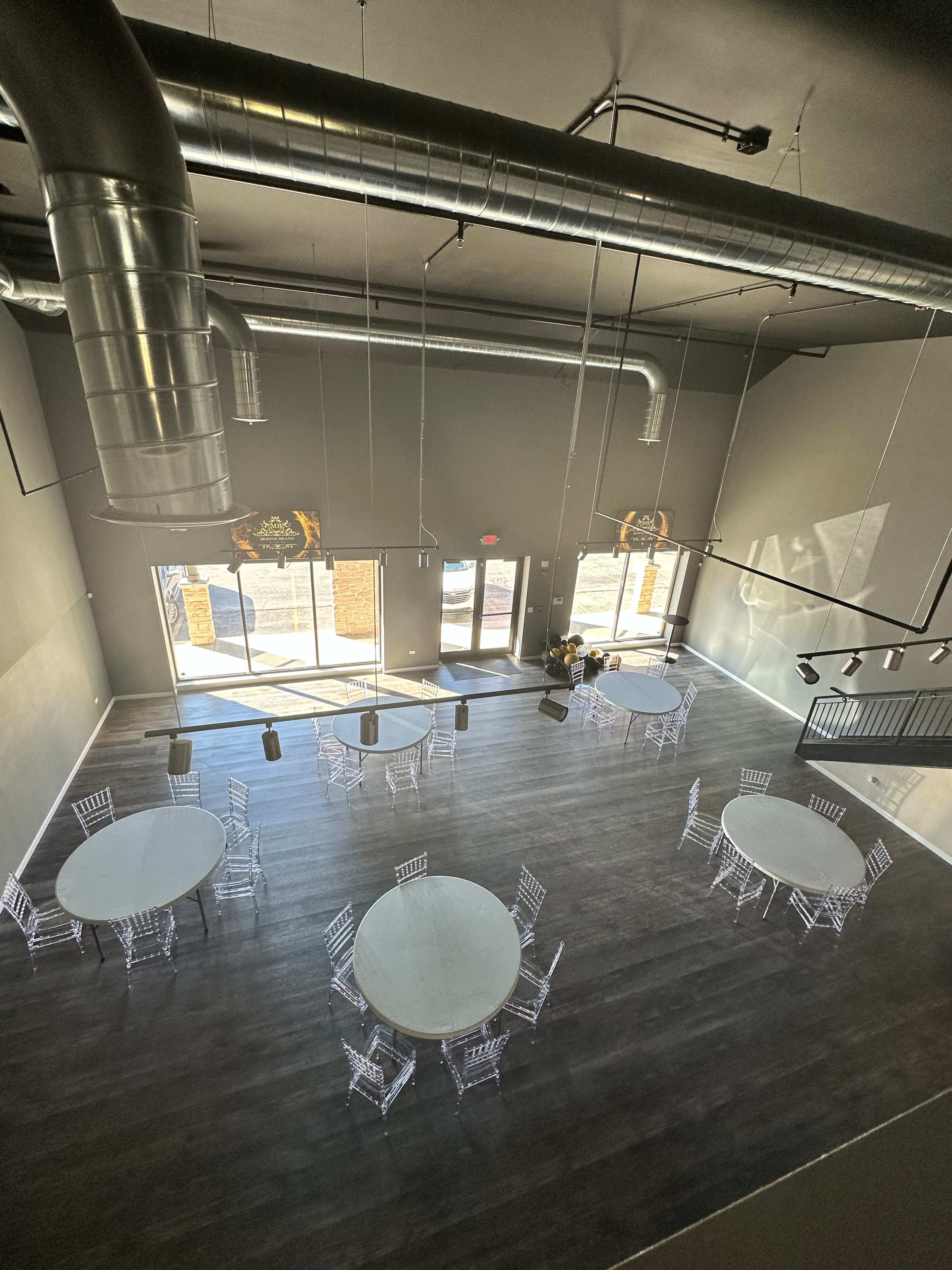 Loft Style Event Studio / Bi-level Bolingbrook, Naperville, Plainfield ...