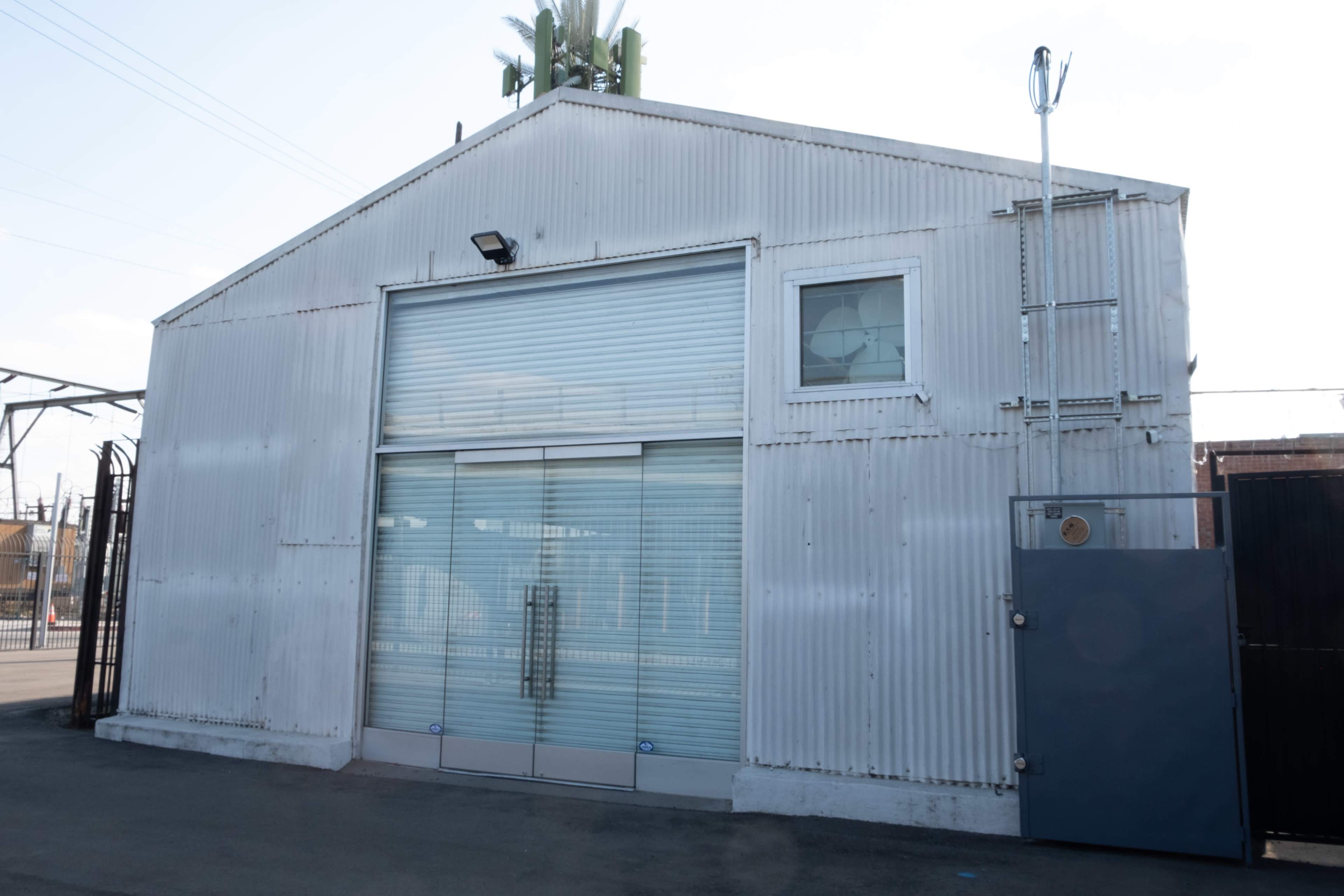 Brightly Lit and Open Studio / Warehouse in Downtown Arts District, Los ...