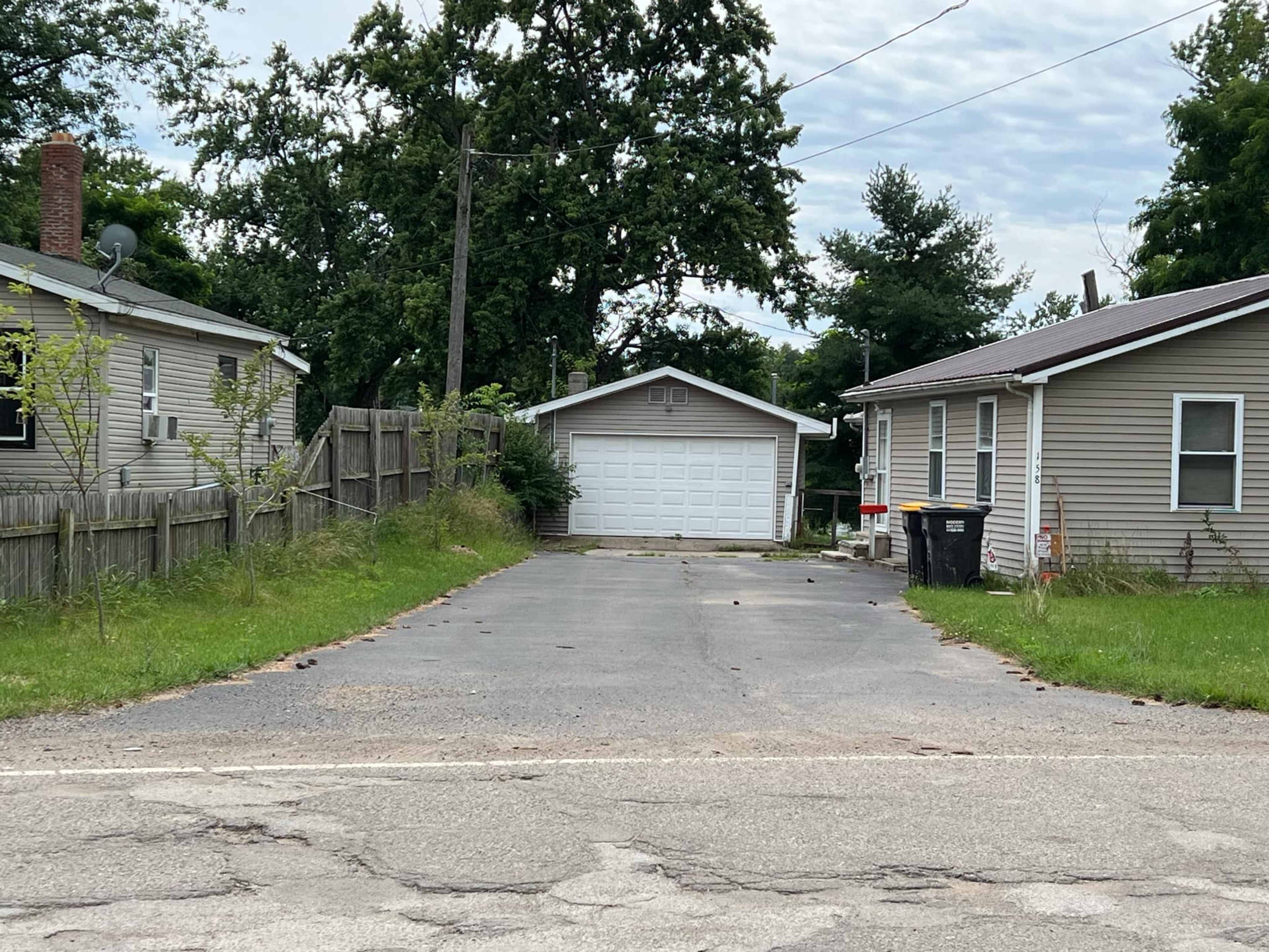 Suburban Large (Half Acre) Backyard with TONS of Space for PRODUCTIONS ...