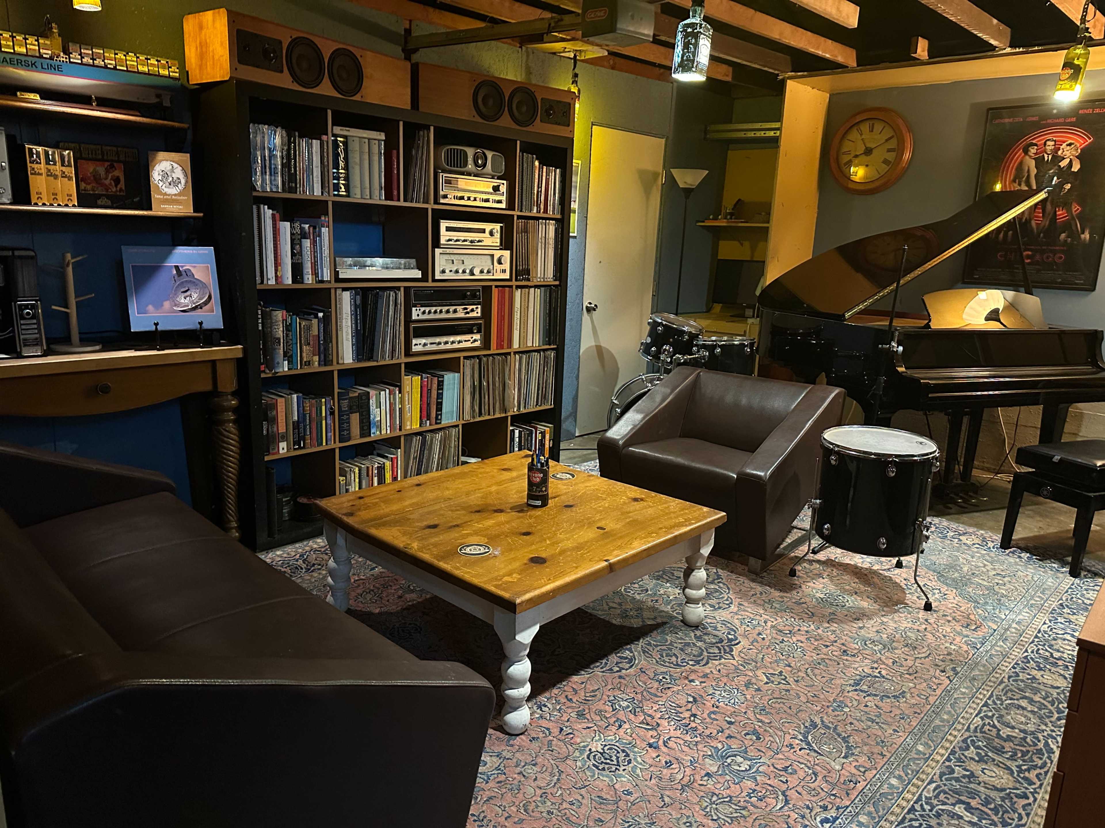 Blue Wave studio #1, Signal Hill, CA | Production | Peerspace