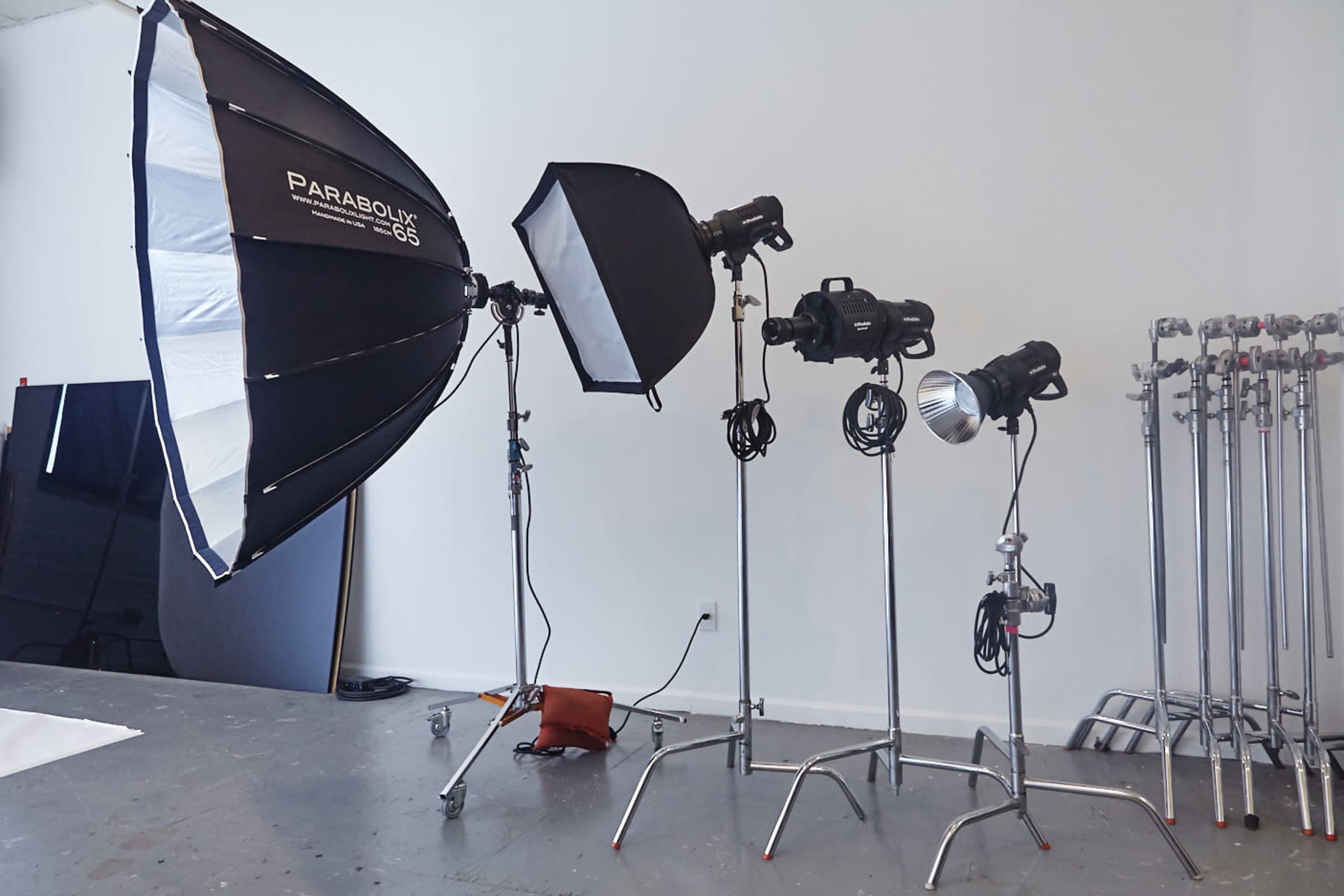 M Apisak Studio | Bushwick/East Williamsburg Daylight Studio w/Profoto ...