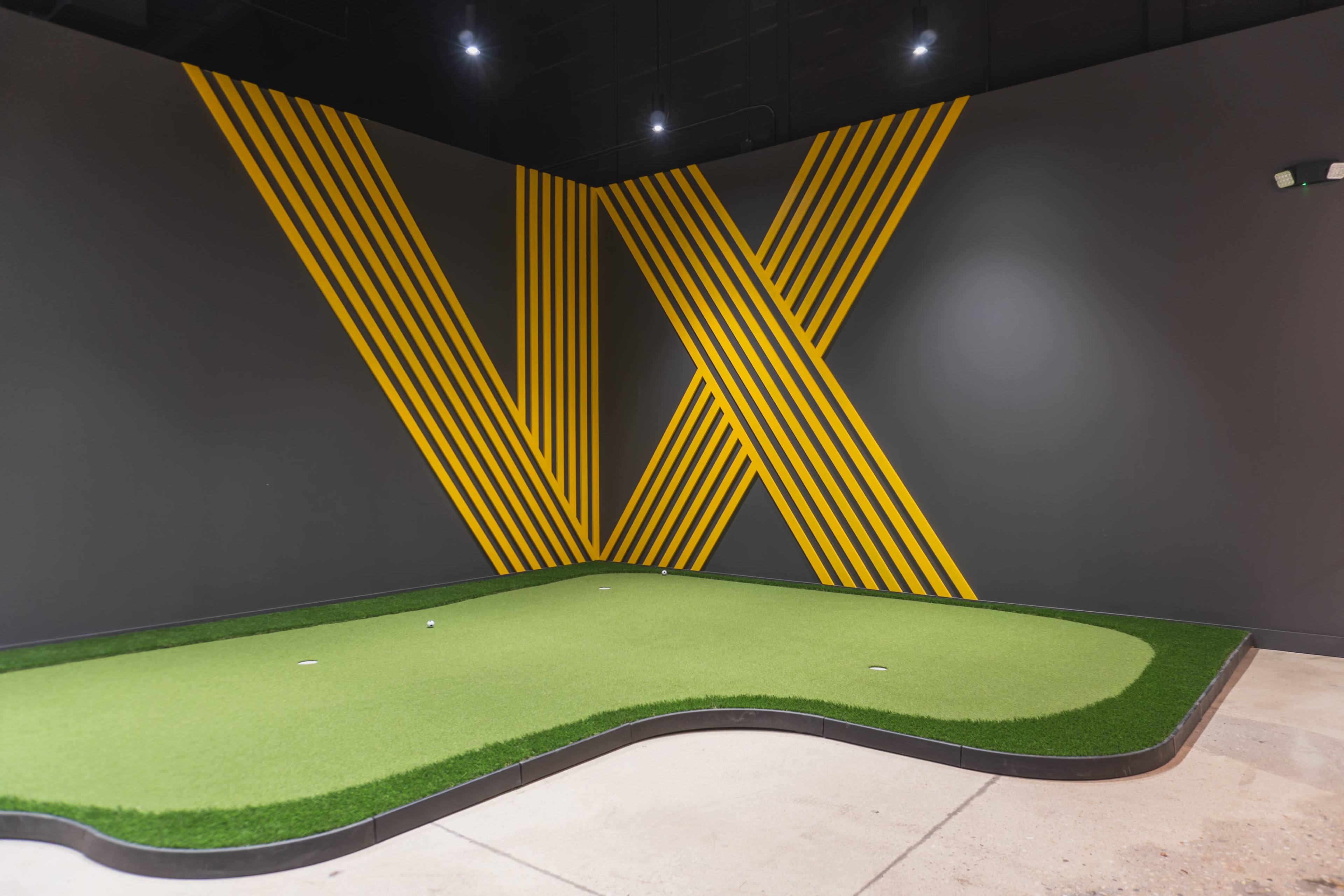 Spacious Golf Lounge with Cutting-Edge Simulators, Arlington Heights ...