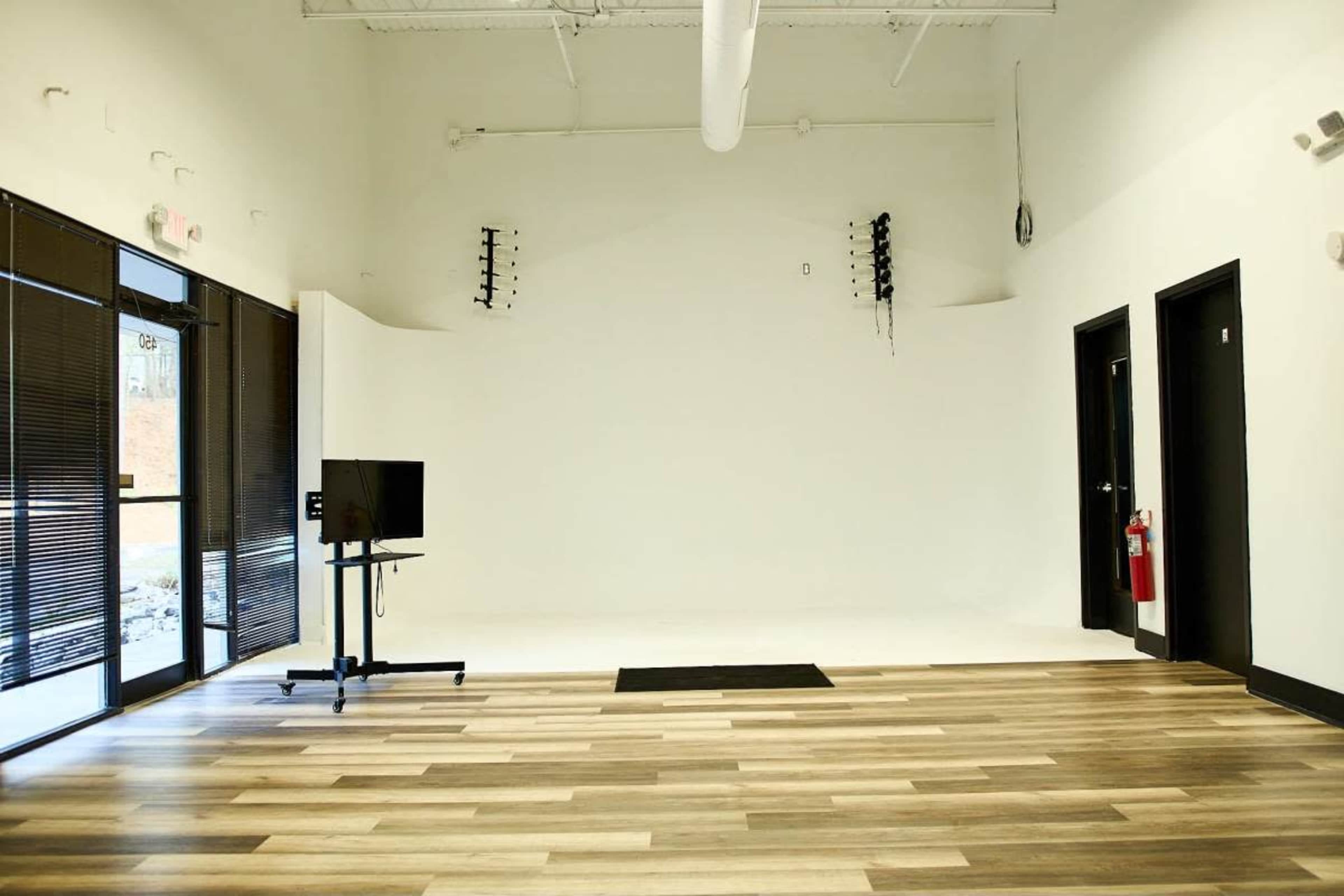 Prime location in Atlanta, Multi-purpose studio fully equipped w ...