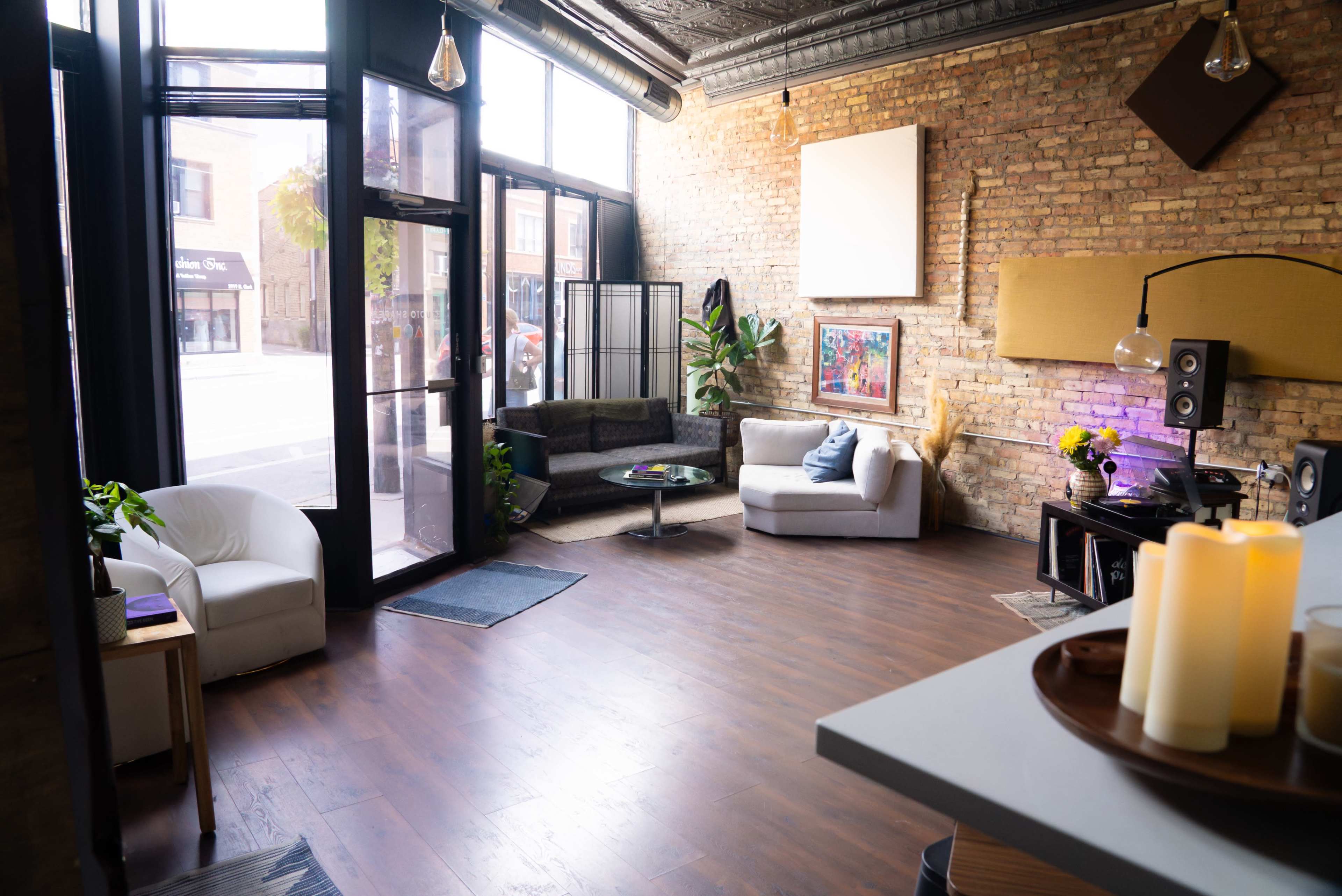 LINCOLN PARK LOFT SOULFUL STUDIO SPACE, chicago, IL | Event | Peerspace