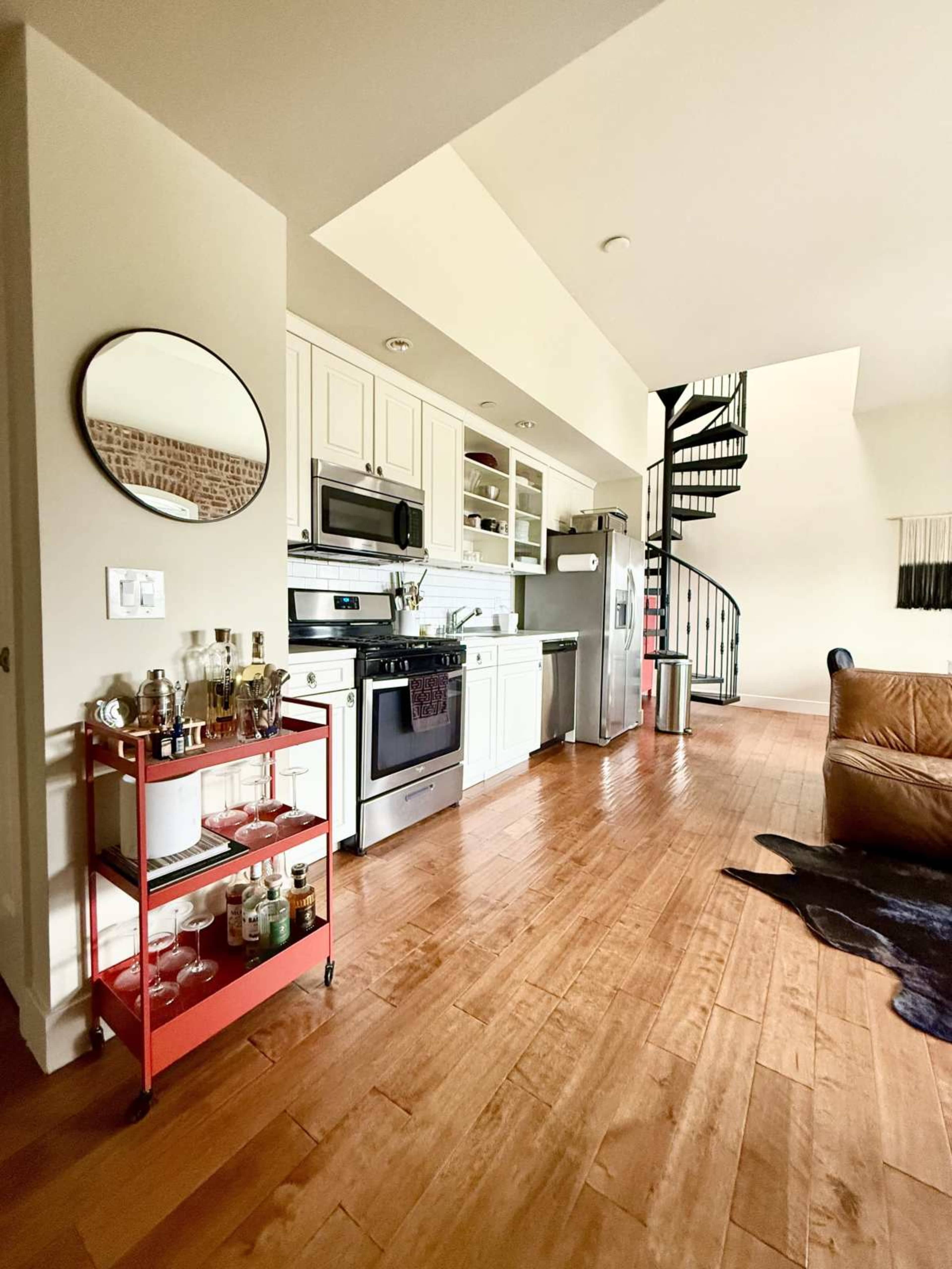 2 Story Loft With Large Private Rooftop Terrace & Downtown View, Los ...