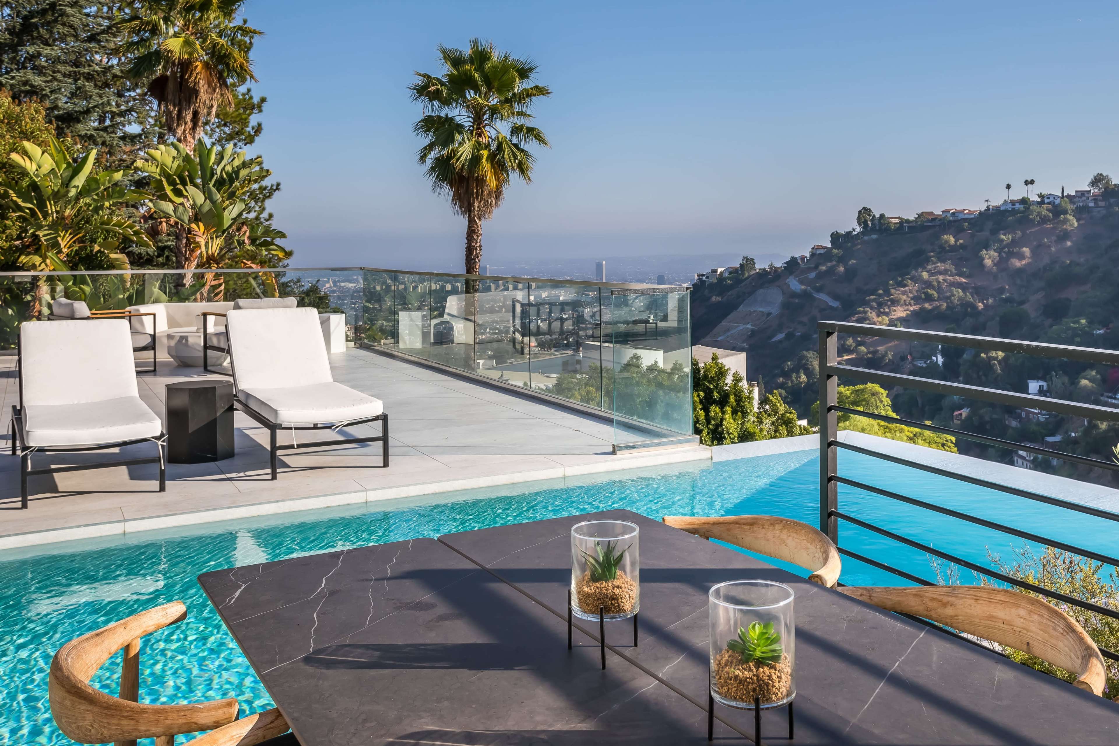 ULTRA-LUXE MODERN VILLA WITH STUNNING VIEWS, Los Angeles, CA ...