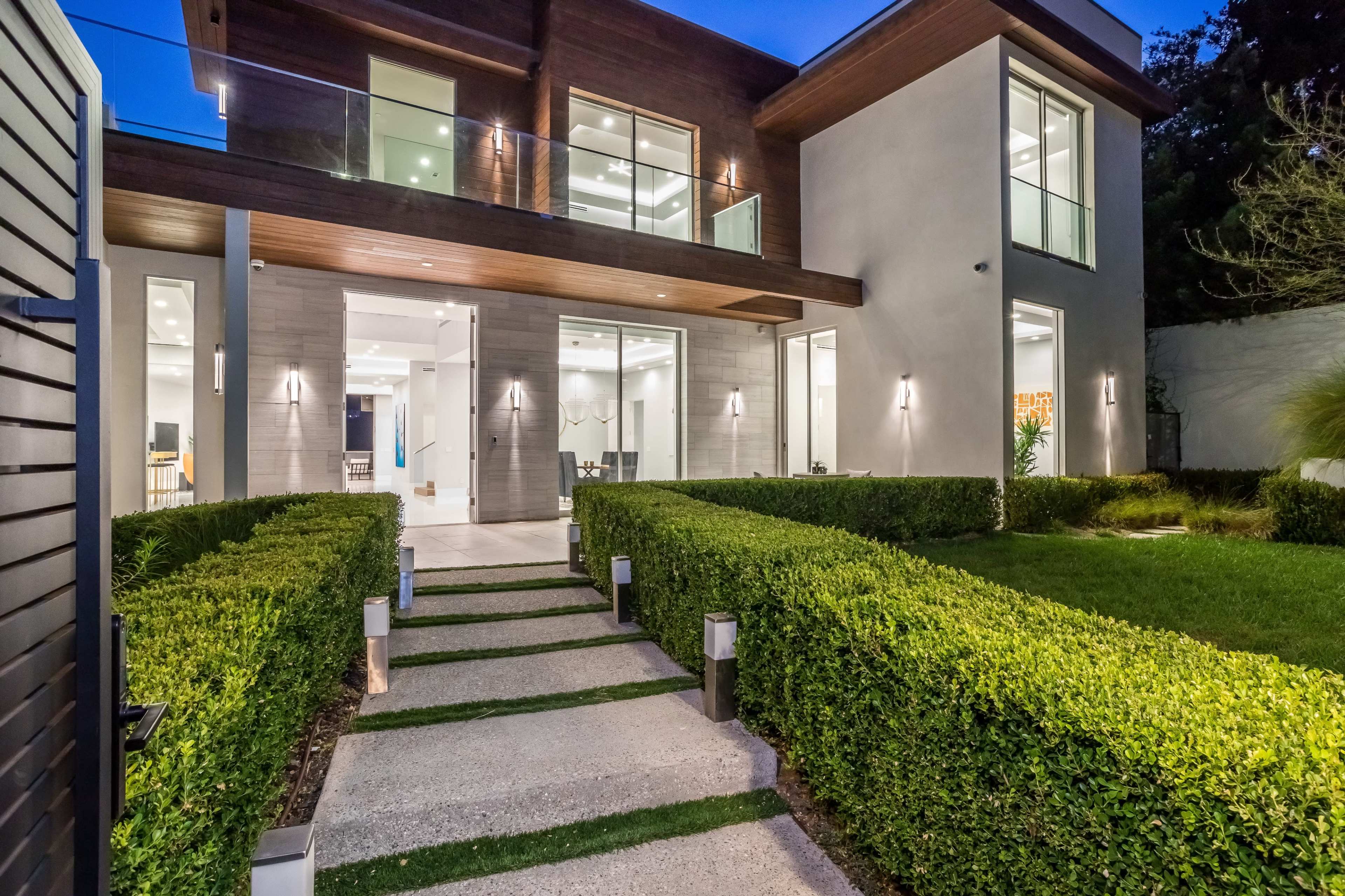 ULTRA-LUXE MODERN VILLA WITH STUNNING VIEWS, Los Angeles, CA ...