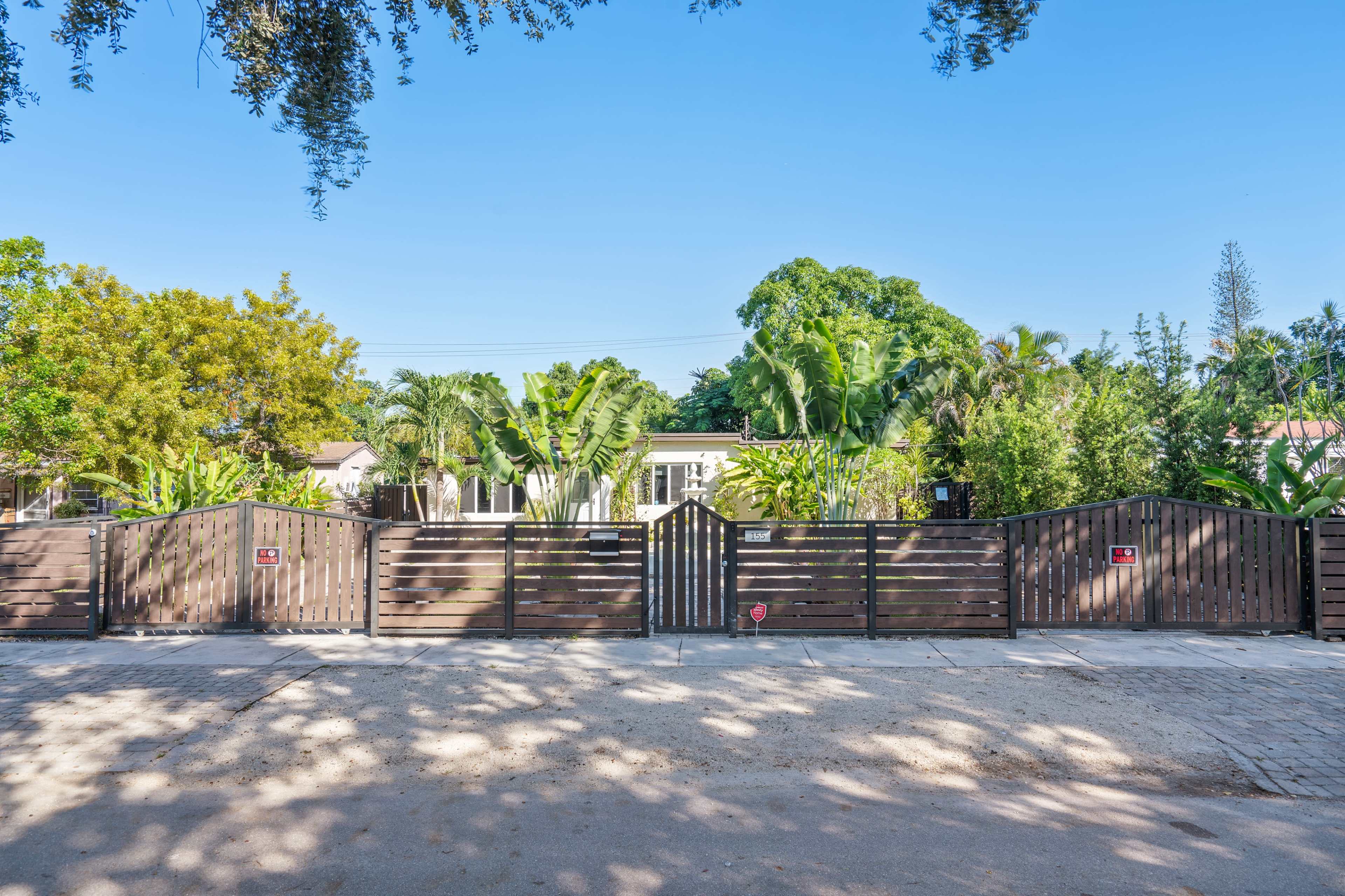 North Miami backyard Pool and hot tub Oasis., North Miami, FL ...